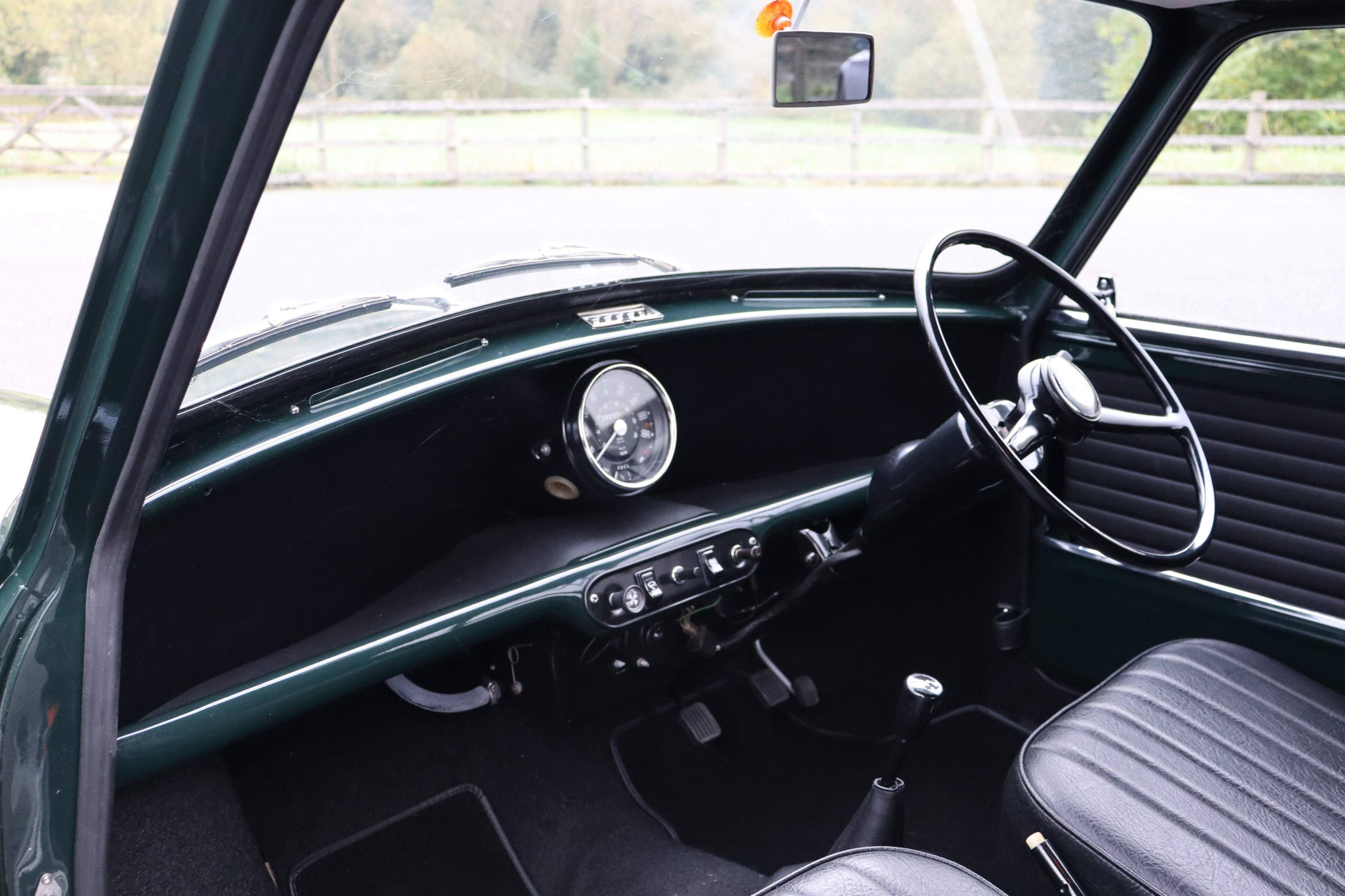 Lot 82 - 1974 Austin Mini Van 850