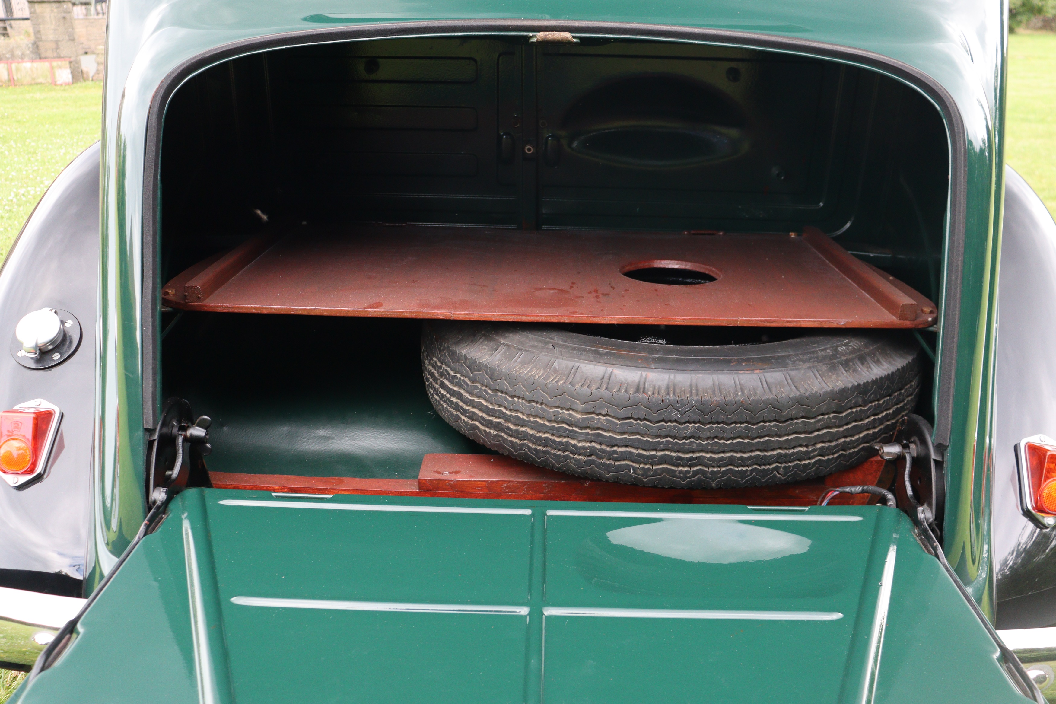 Lot 105 - 1938 Austin 18 Norfolk