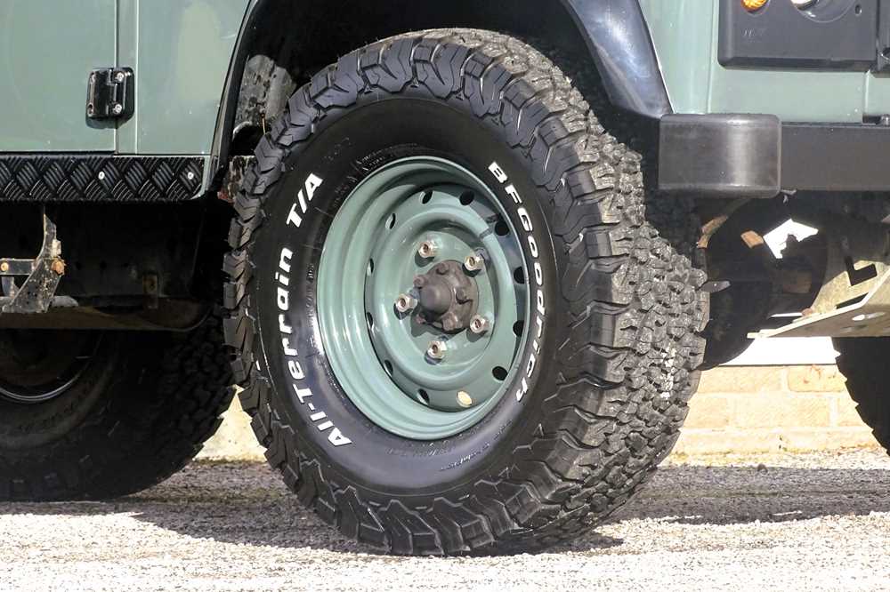 Lot 88 - 2007 Land Rover Defender 90 TDCi Convertible