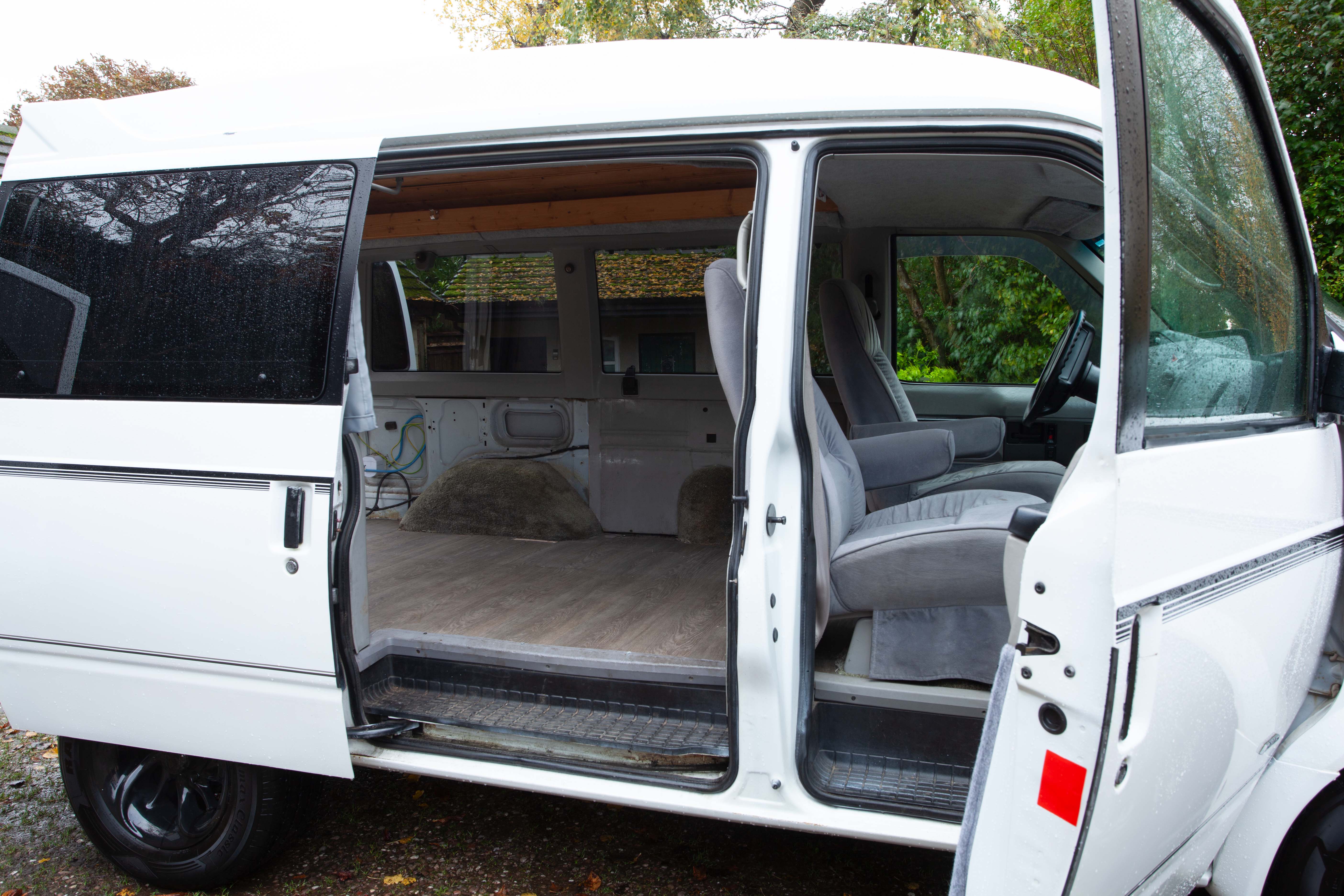 Lot 94 - 1996 Chevrolet Astro Day Van