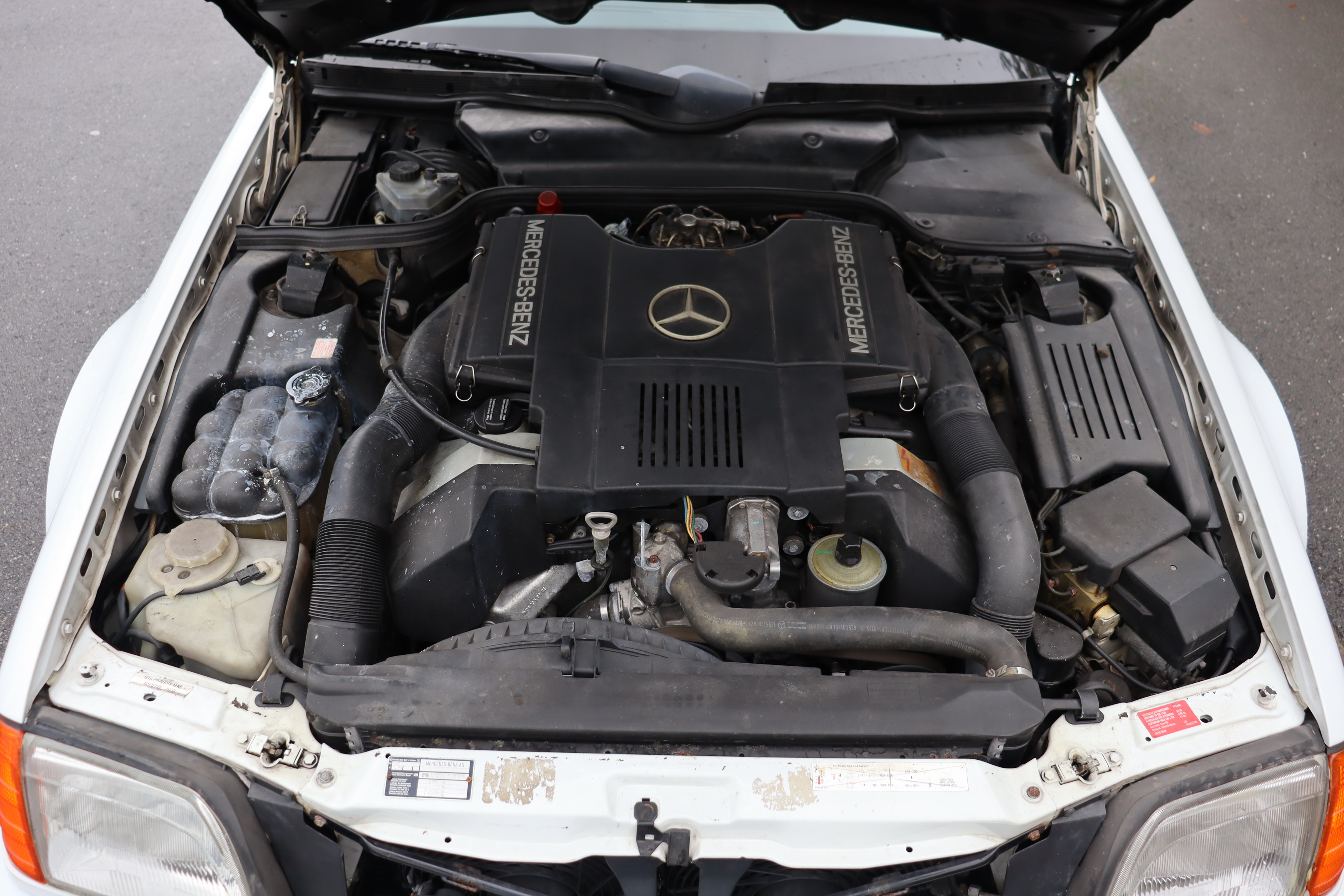 Lot 56 - 1991 Mercedes-Benz 500SL-32