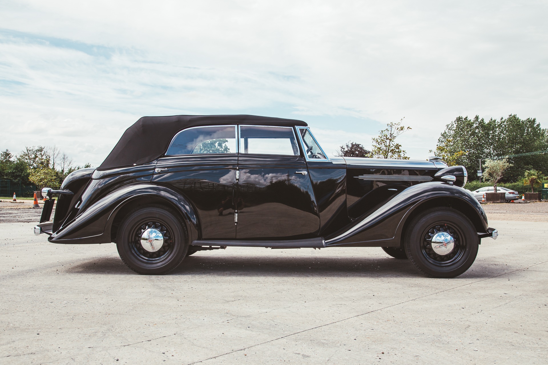 Lot 51 - 1938 Vauxhall GY 25 Wingham Cabriolet