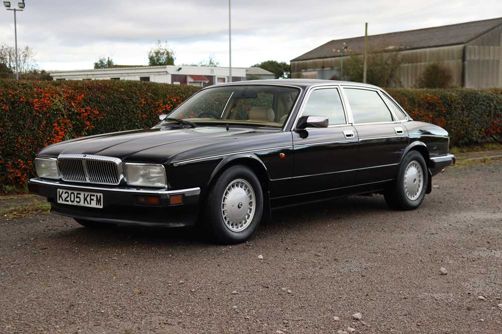 Lot 25 - 1992 Daimler 4.0 Saloon