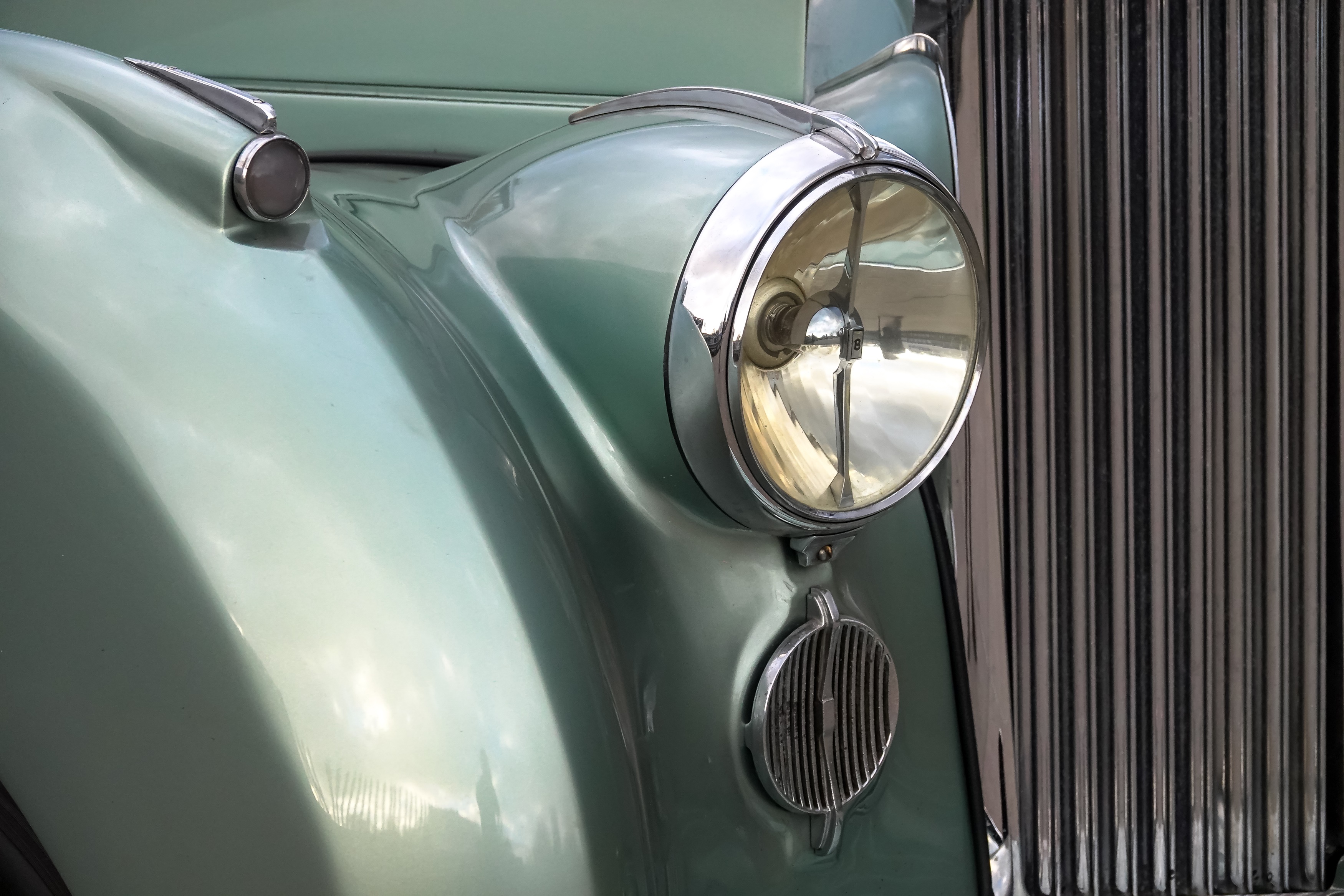 Lot 106 - 1954 Bentley R-Type Convertible