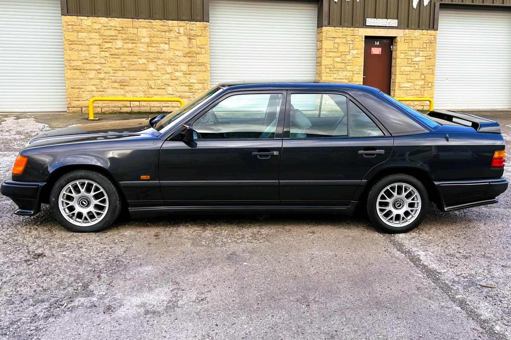 Lot 112 - 1988 Mercedes-Benz 300E