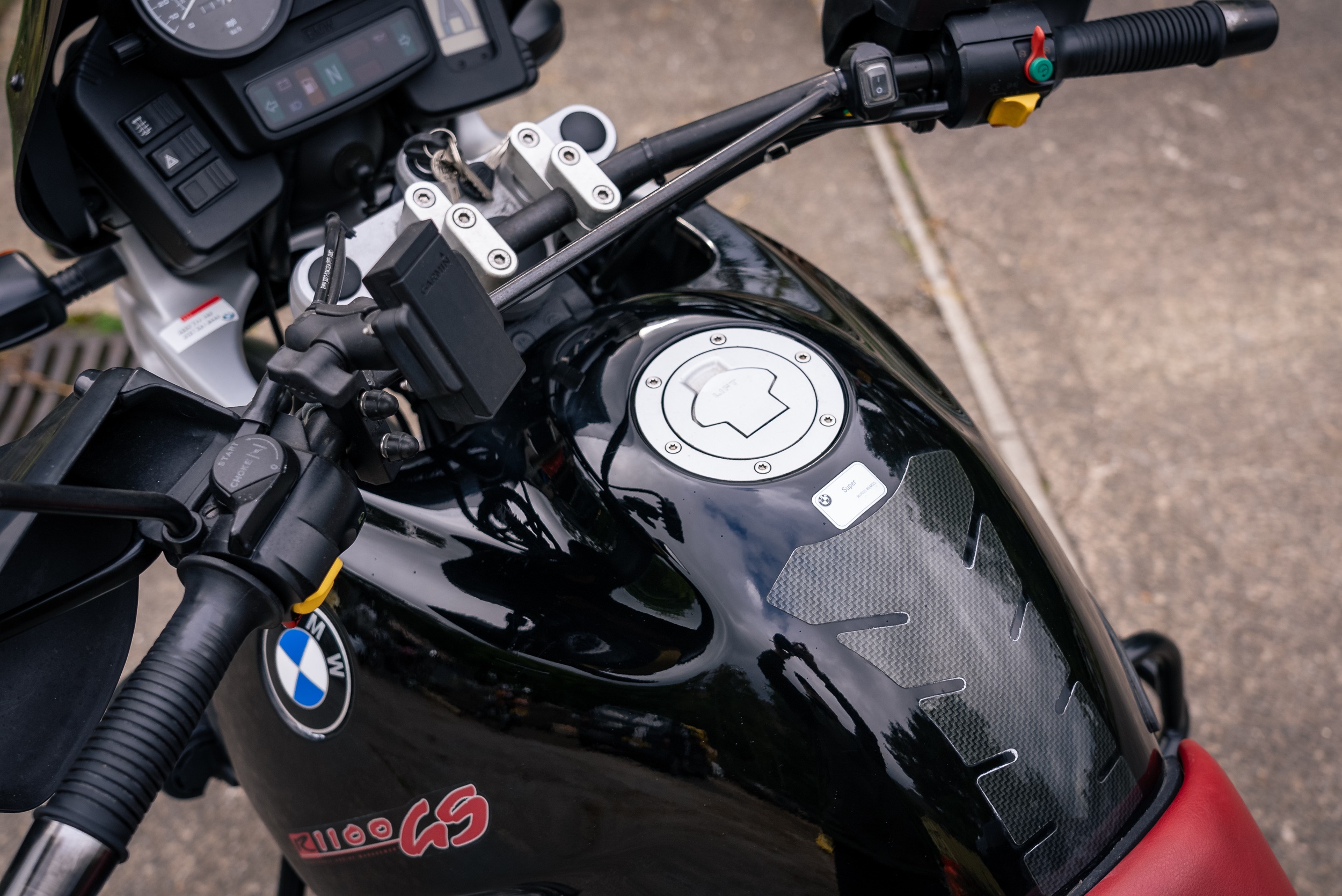 Lot 223 - 2000 BMW R1100GS