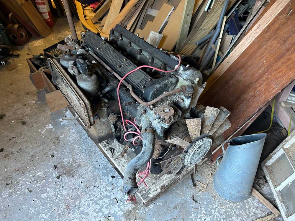 Lot 12 - 1973 Daimler 4.2 Sovereign Engine