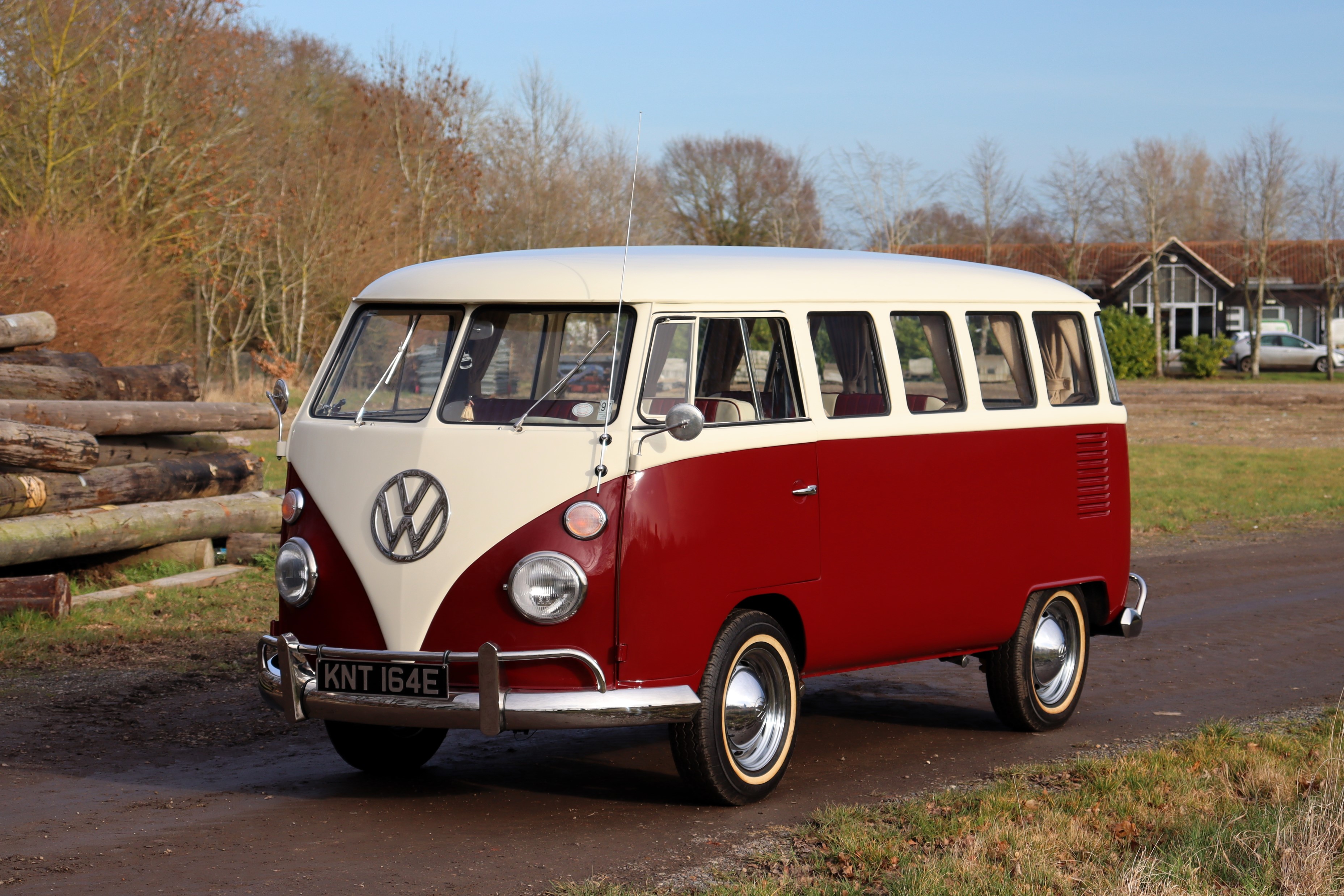 Lot 154 - 1967 Volkswagen Type 2 Kombi Luxo '15 Window'