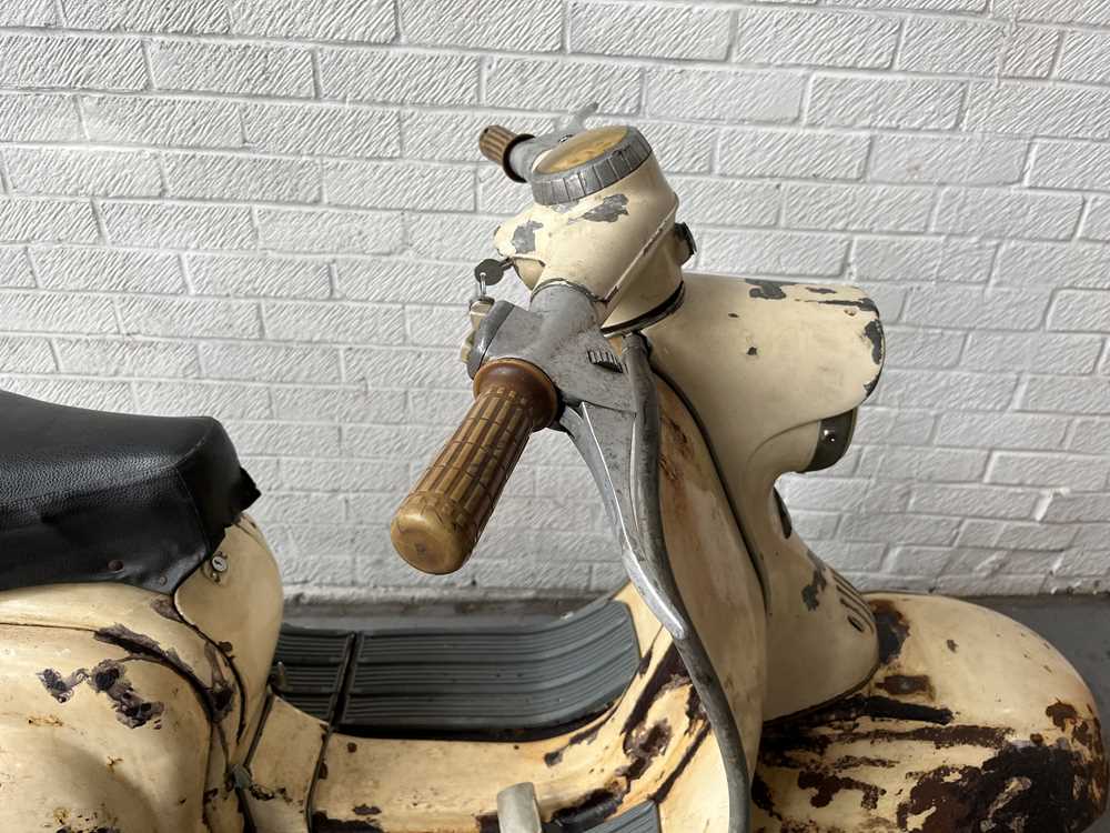 Lot 106 - 1958 Lambretta TV175 Series 1