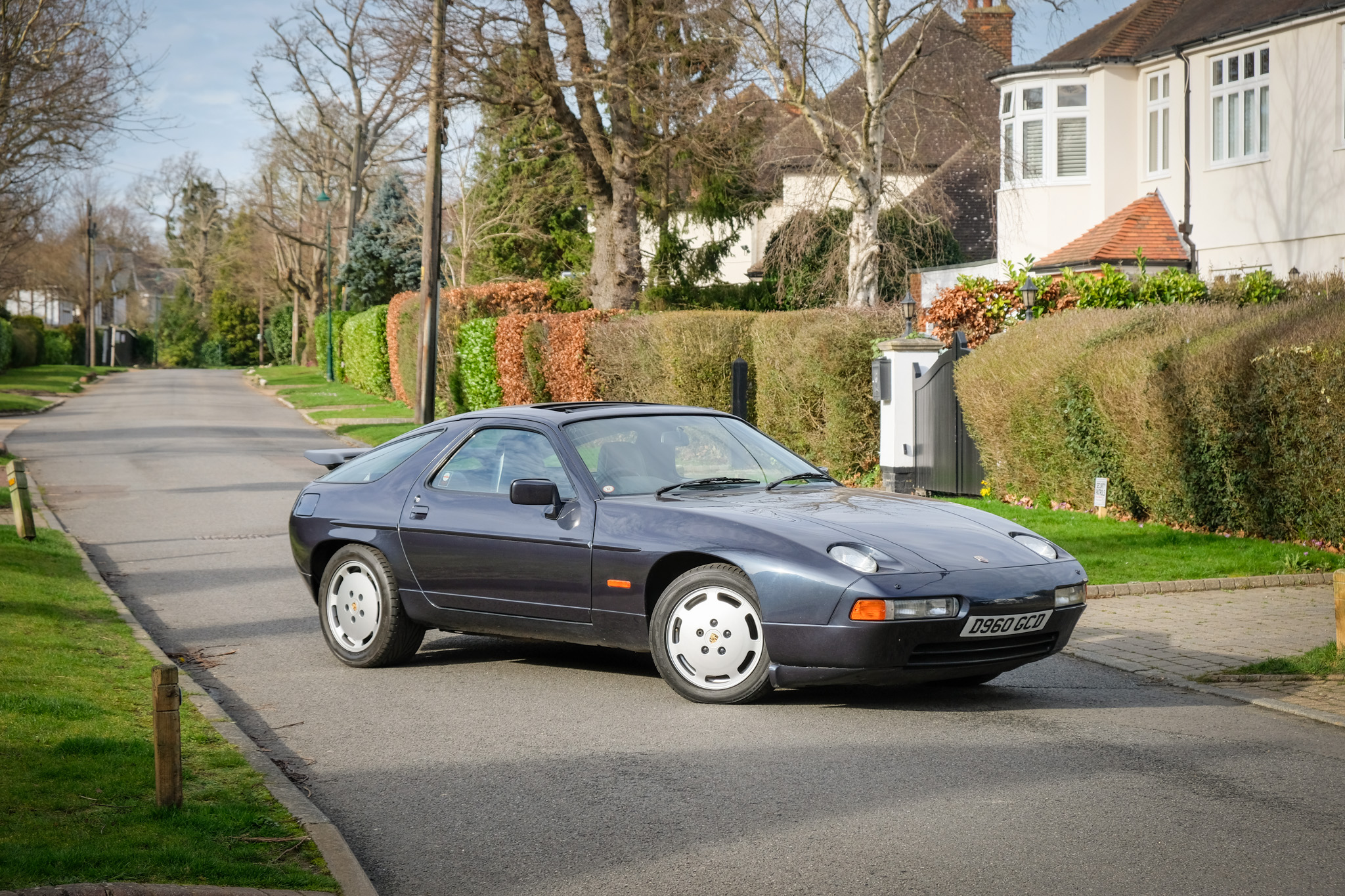 Lot 46 - 1987 Porsche 928 S4