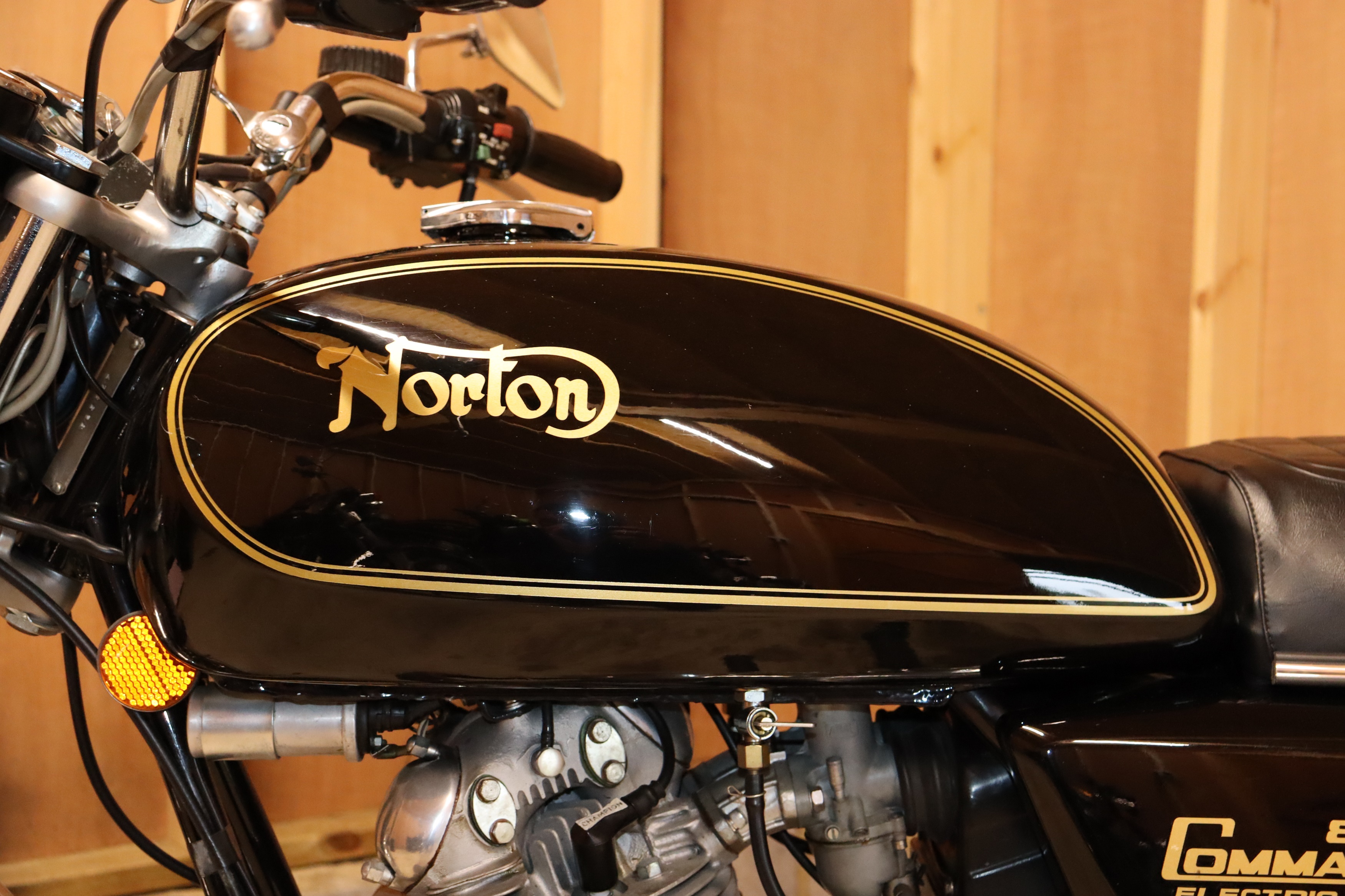 Lot 320 - 1974 Norton Commando 850