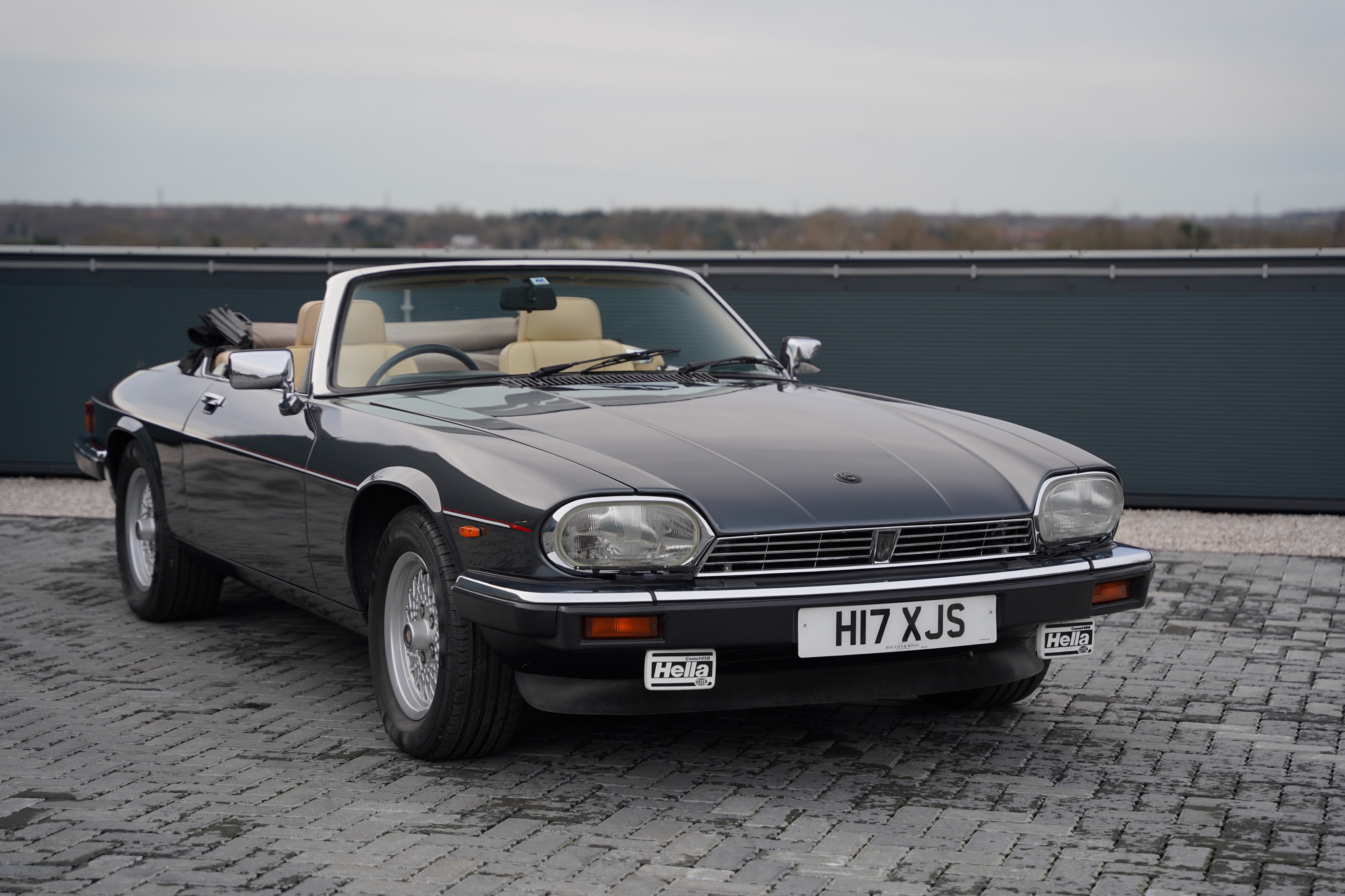 Lot 112 - 1990 Jaguar XJ-S V12 Convertible
