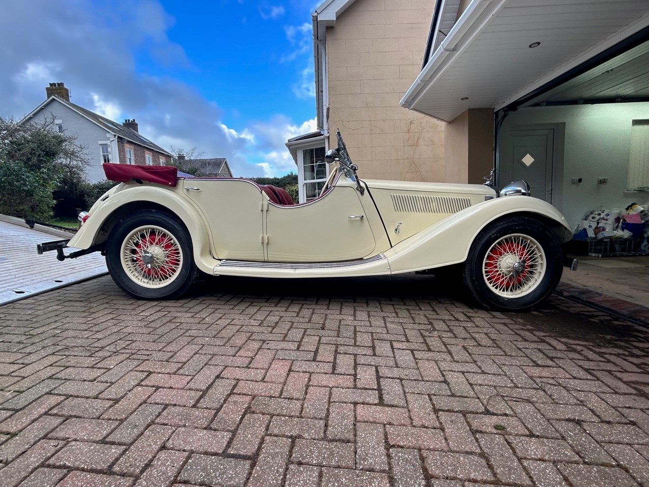 Lot 71 - 1937 Riley 12/4 Lynx Tourer