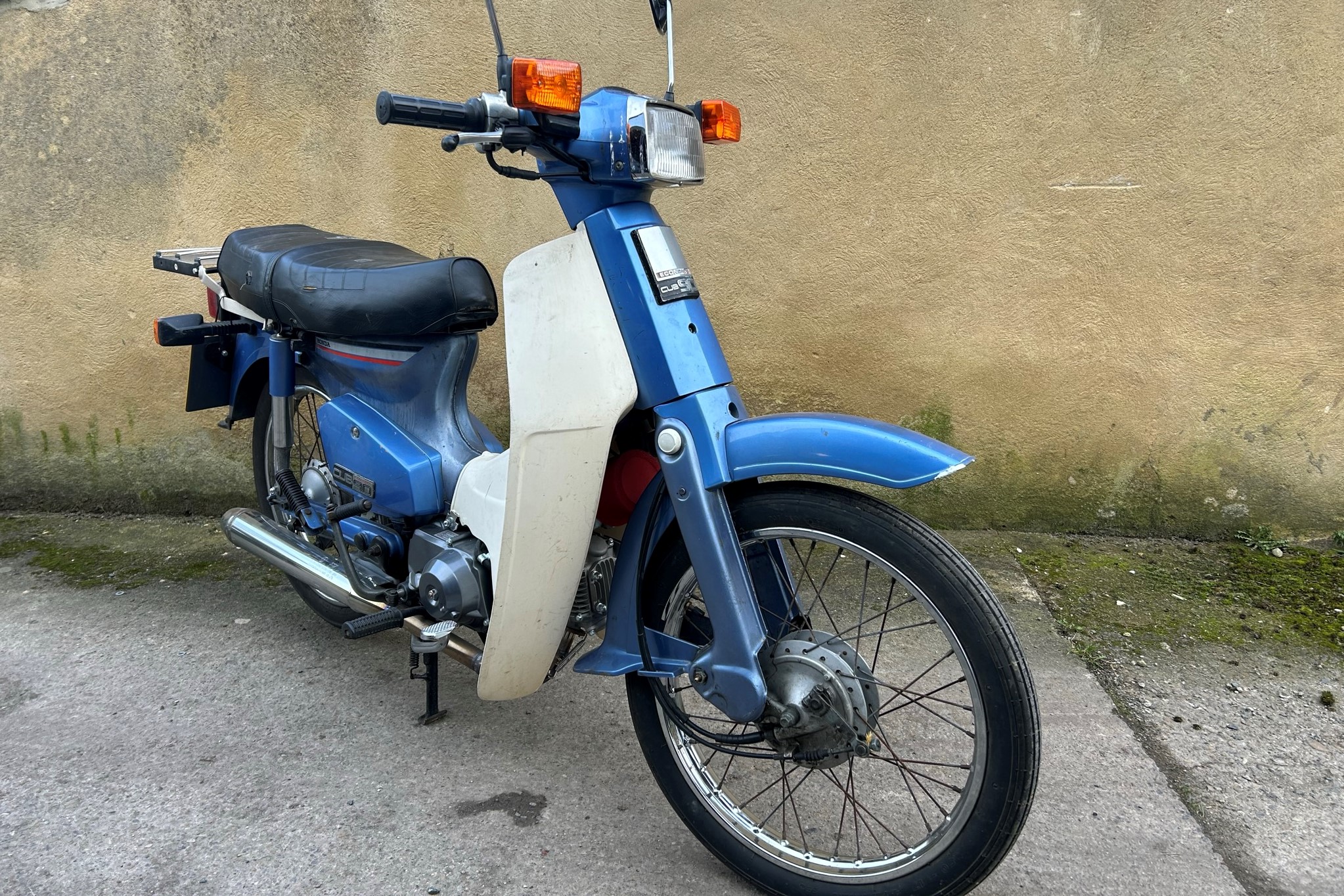 Lot 346 - 1988 Honda C90/125 Cub