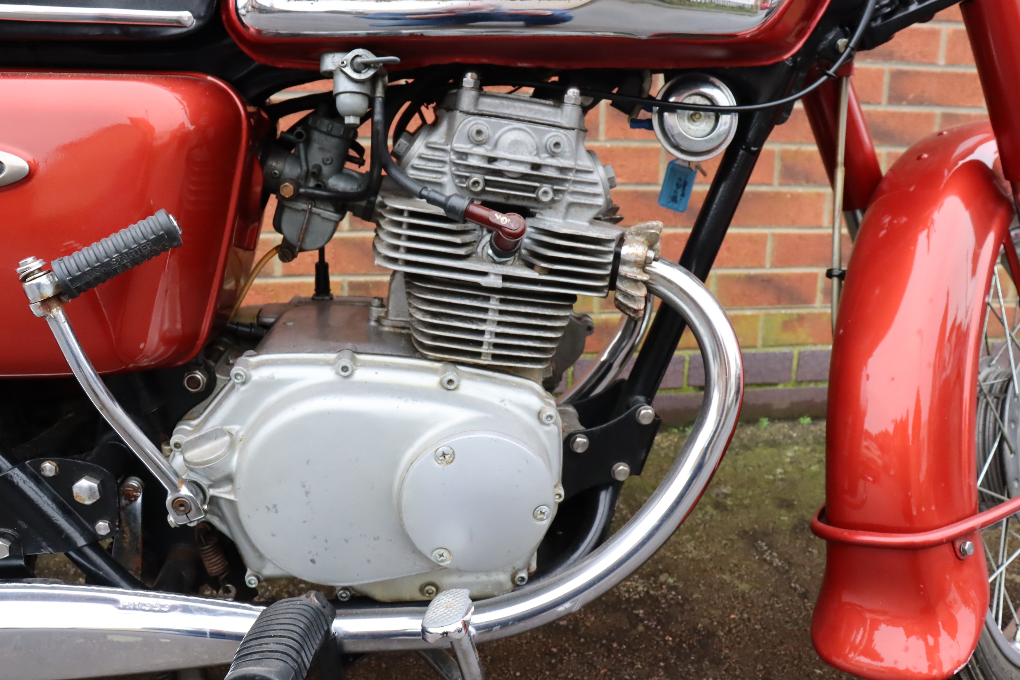 Lot 253 - 1972 Honda CD175