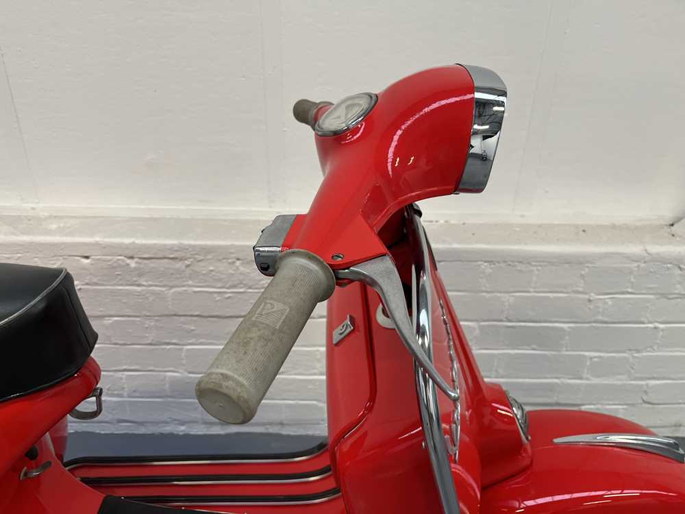 Lot 107 - 1966 Vespa SS180 Super Sport