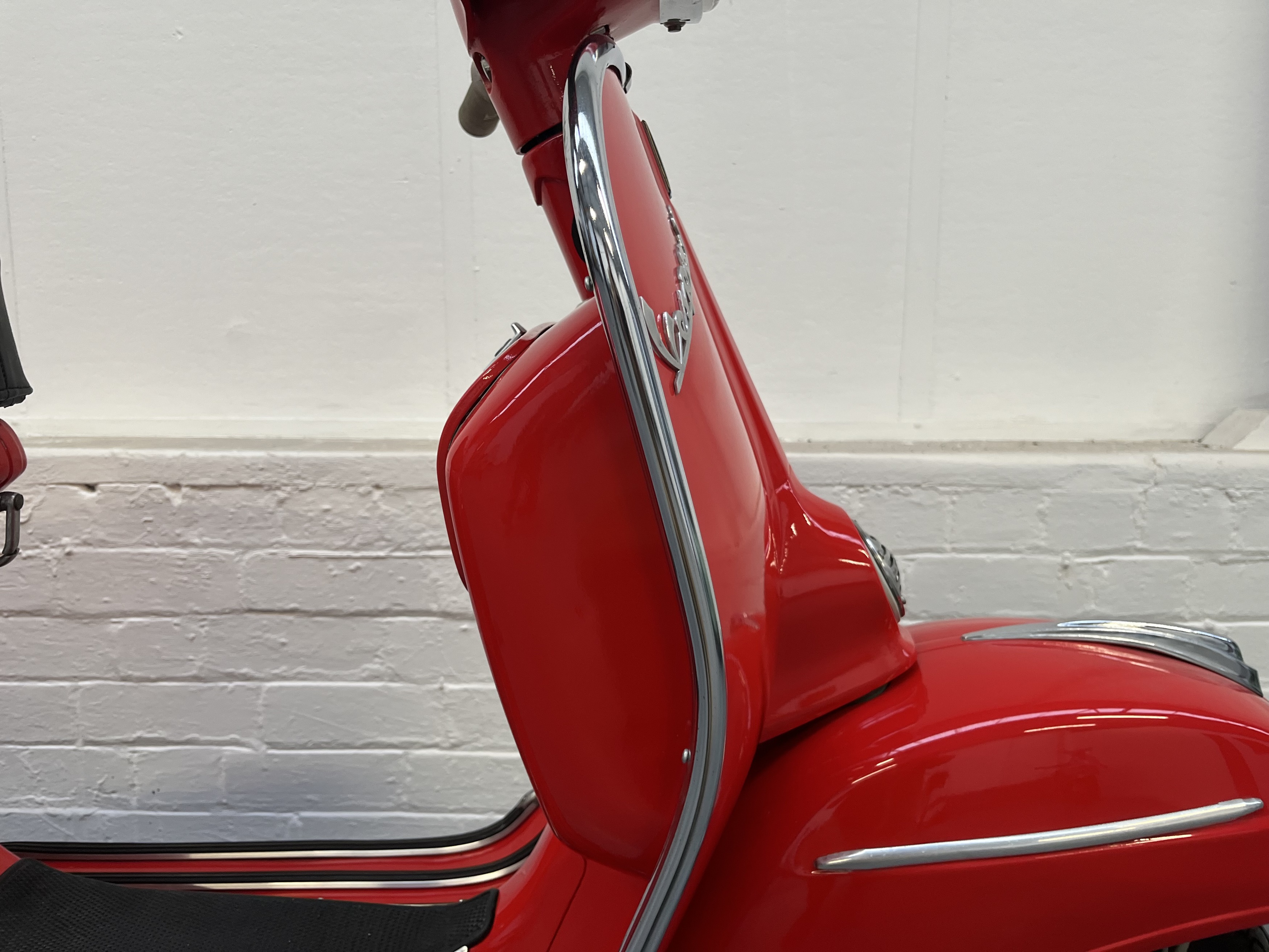 Lot 107 - 1966 Vespa SS180 Super Sport