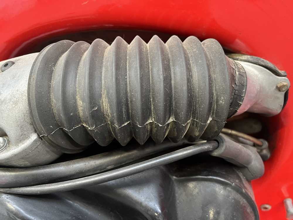 Lot 107 - 1966 Vespa SS180 Super Sport