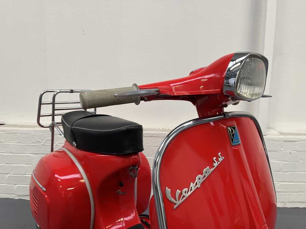 Lot 107 - 1966 Vespa SS180 Super Sport