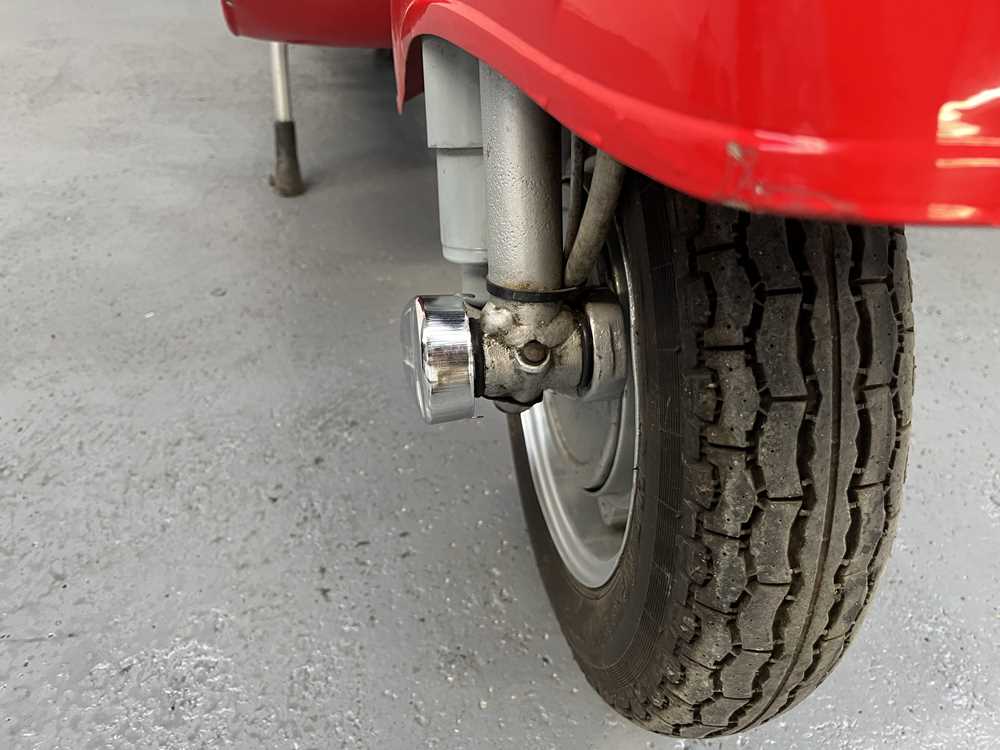 Lot 107 - 1966 Vespa SS180 Super Sport