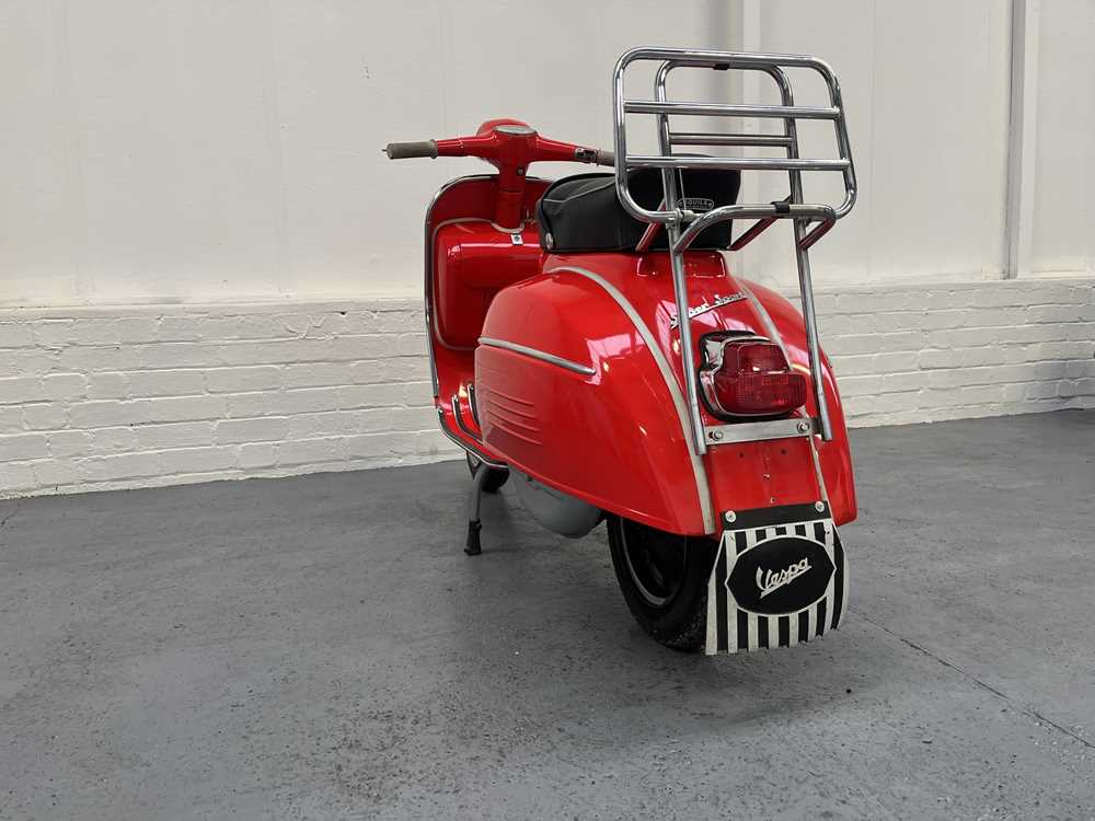 Lot 107 - 1966 Vespa SS180 Super Sport