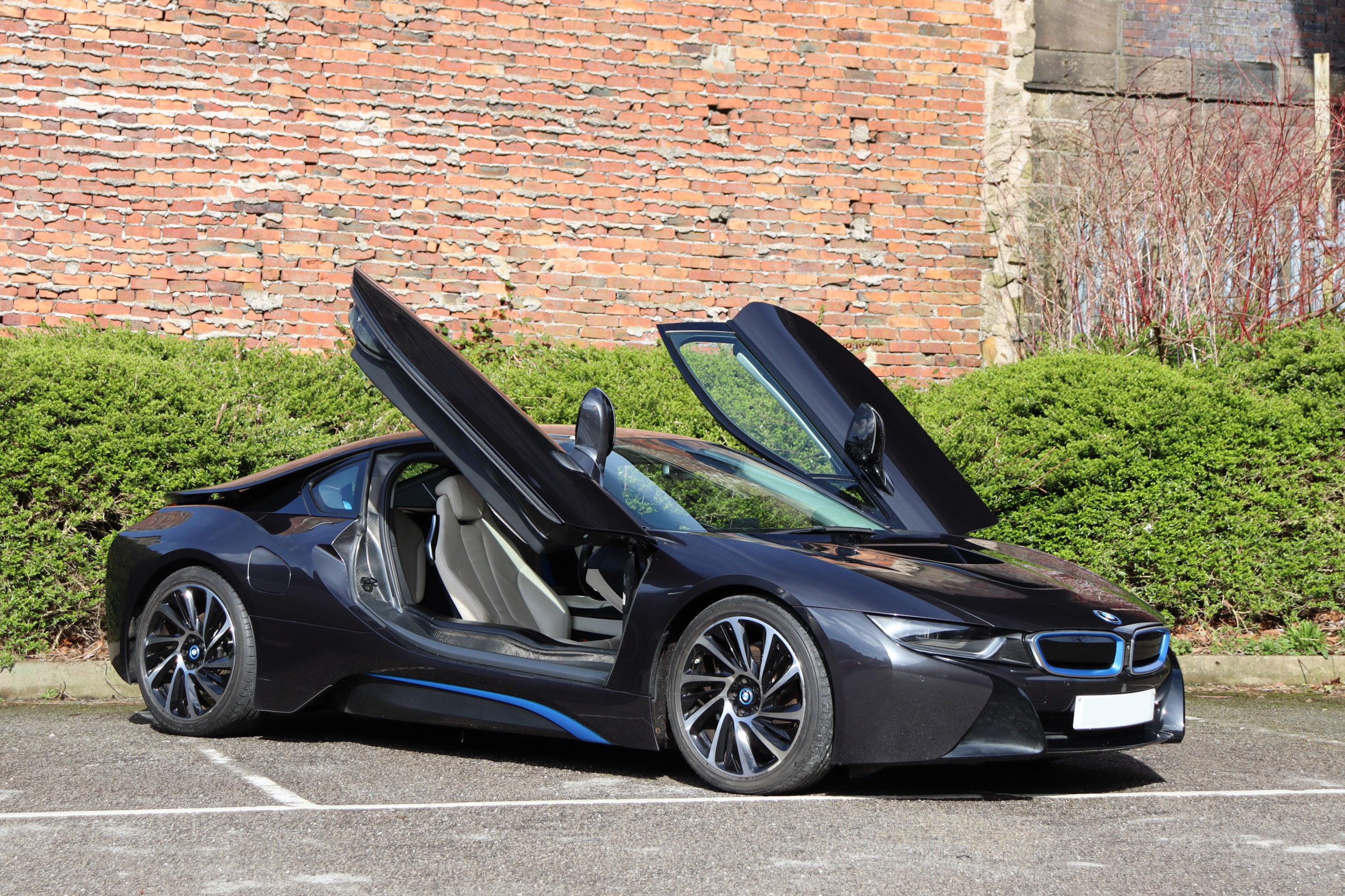 Lot 85 - 2014 BMW i8
