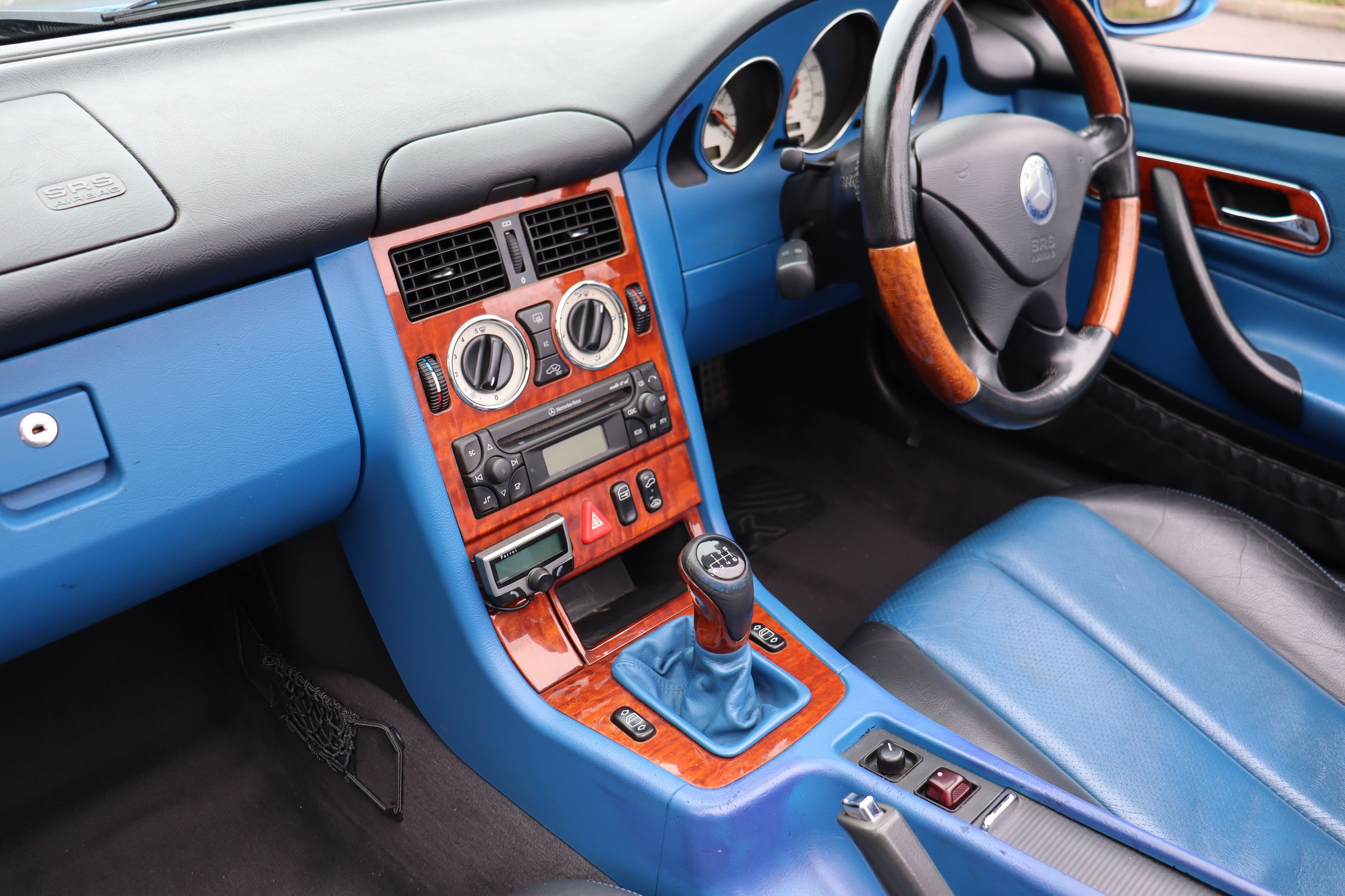 Lot 3 - 2001 Mercedes-Benz SLK 320