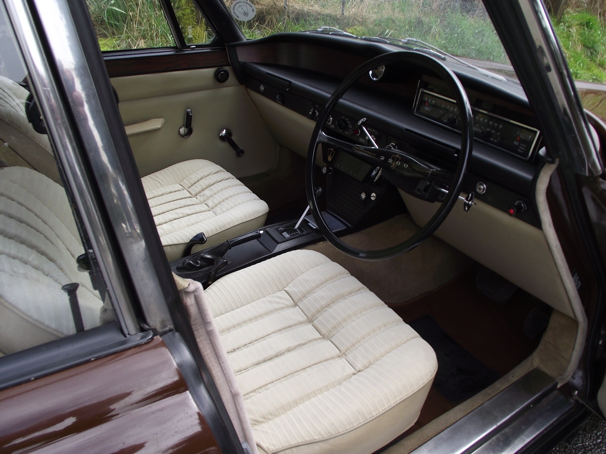 Lot 44 - 1974 Rover P6 2200 SC