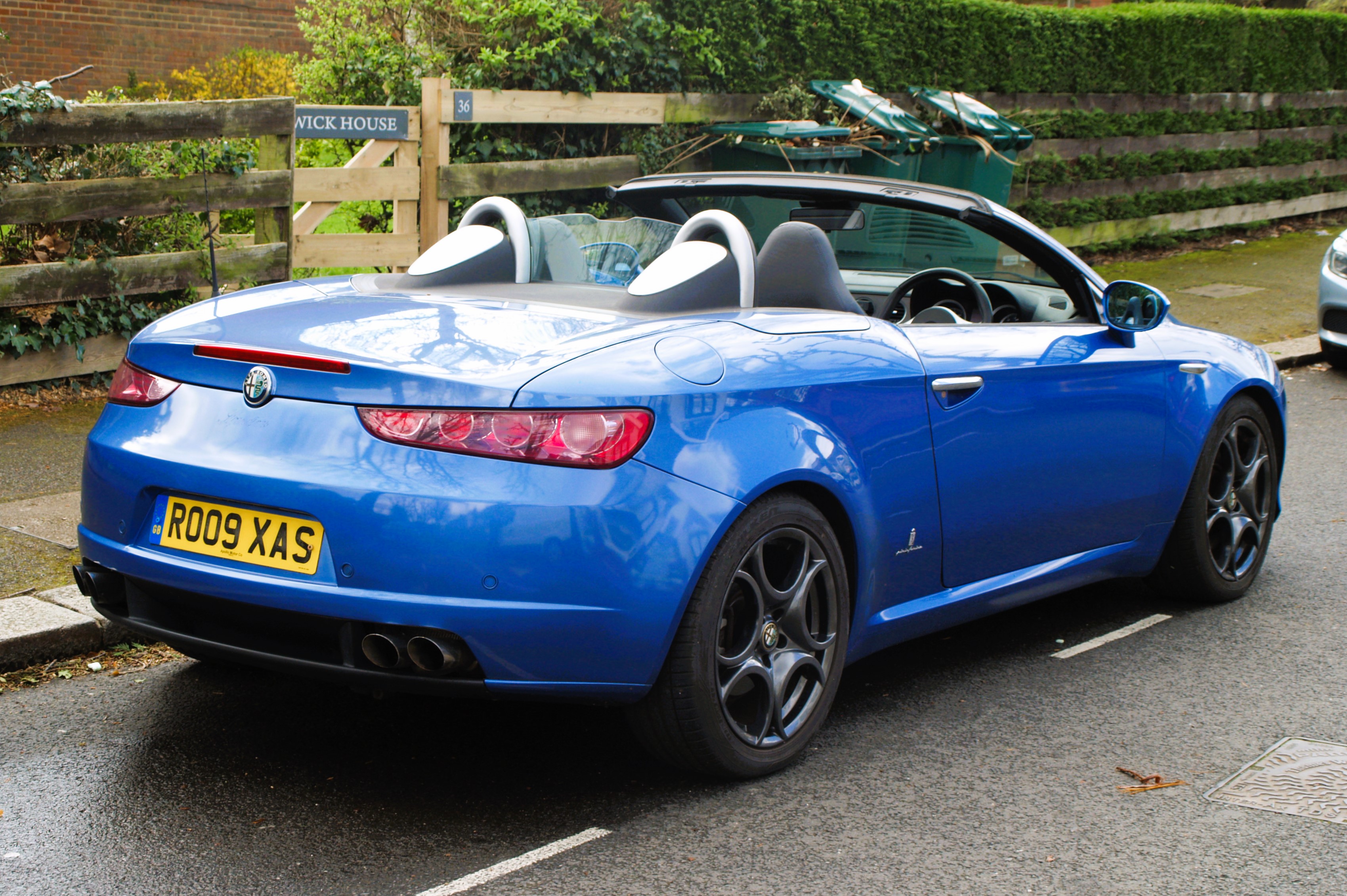 Lot 7 - 2009 Alfa Romeo Spider JTS V6 Q4