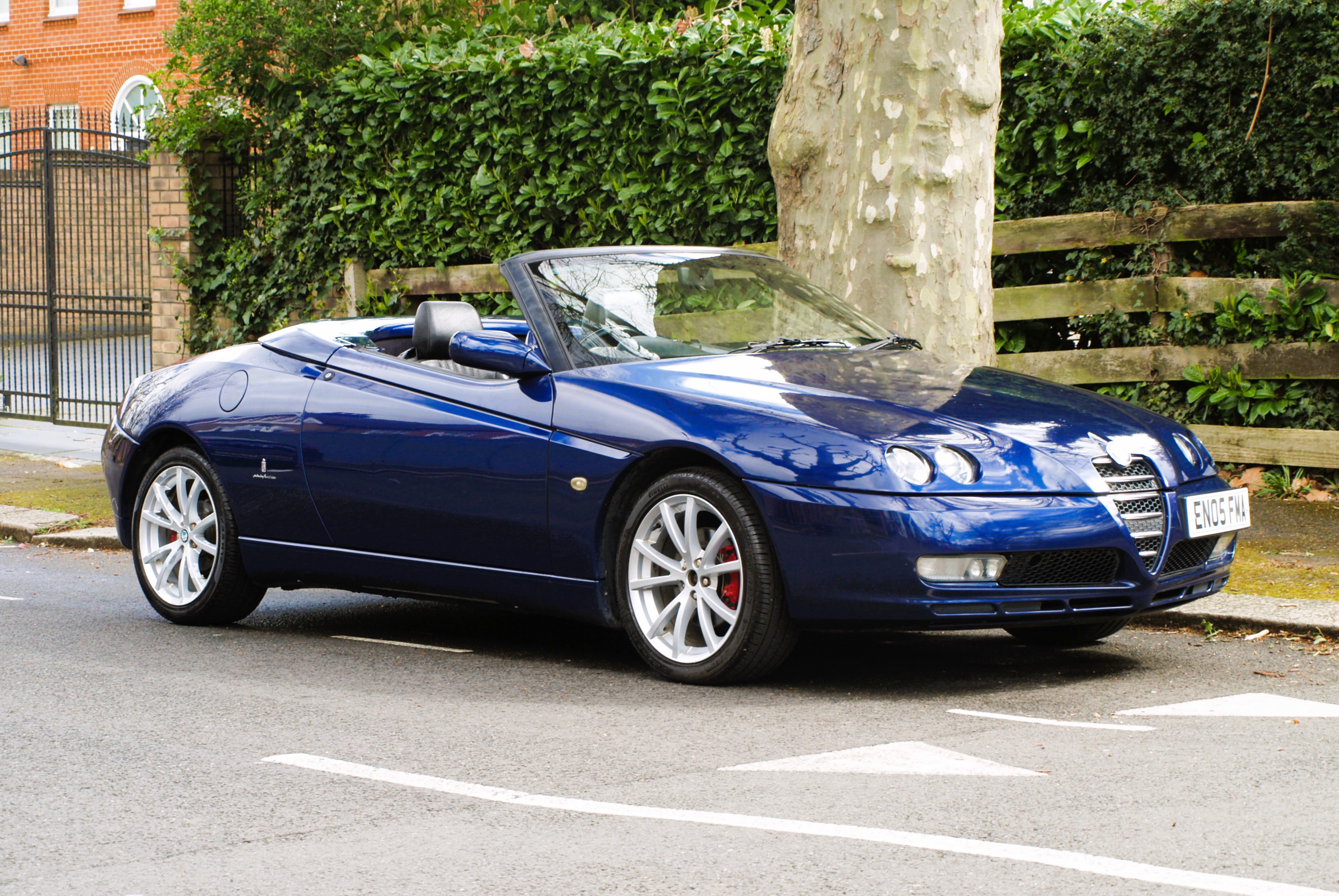 Lot 75 - 2005 Alfa Romeo Spider JTS Lusso