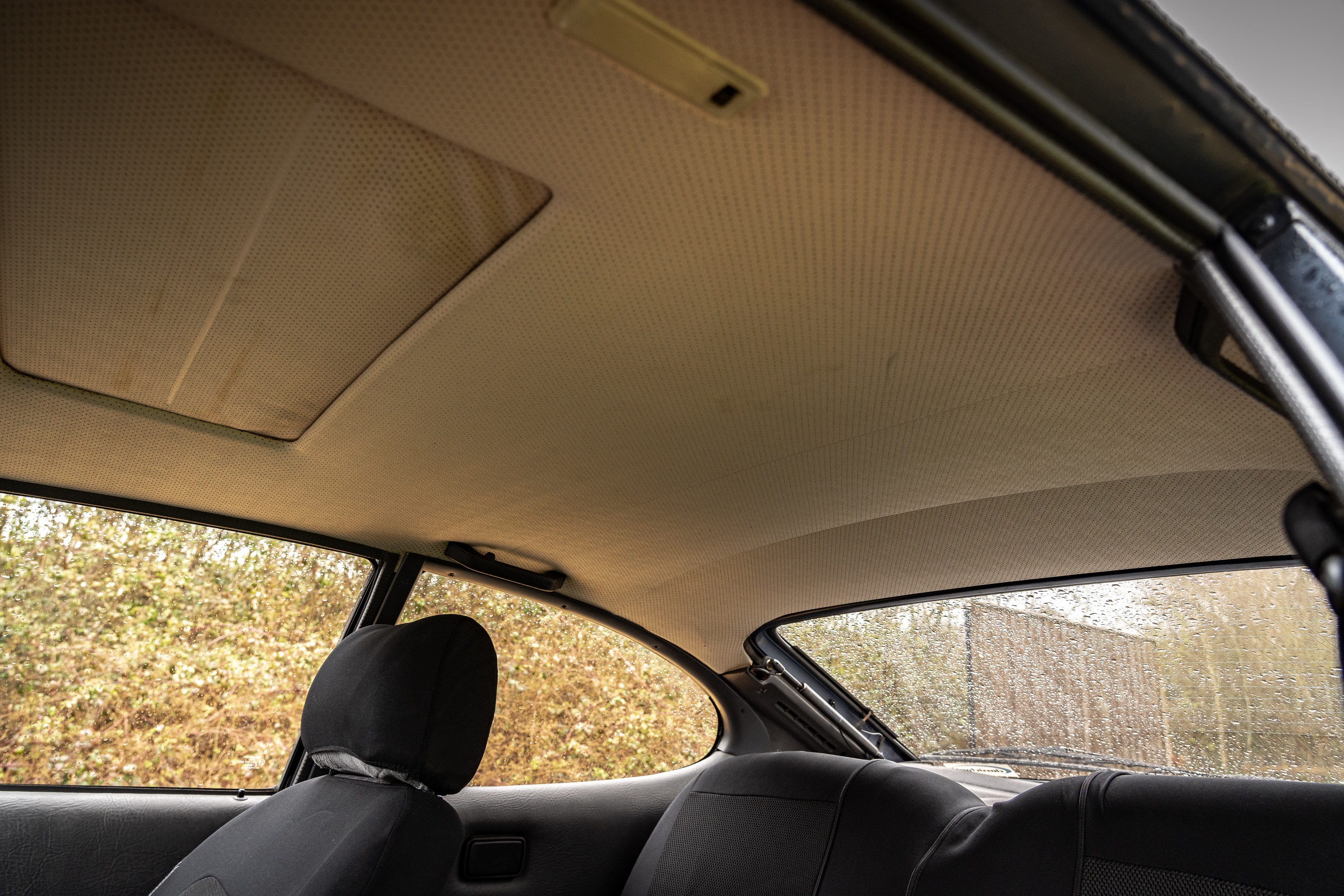 Lot 12 - 1985 Ford Capri Laser 2.0 Litre