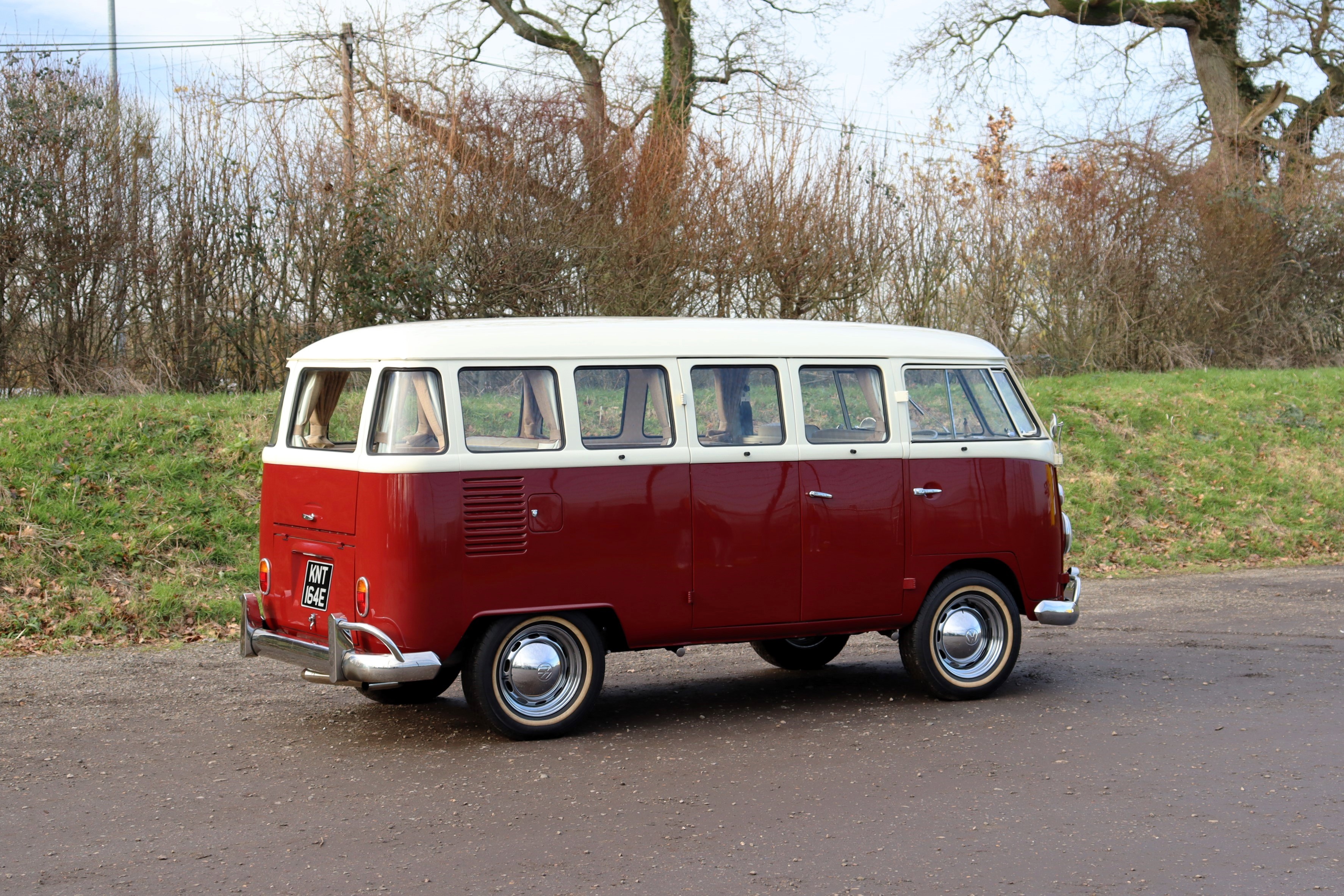 Lot 101 - 1967 Volkswagen Type 2 Kombi Luxo '15-Window'