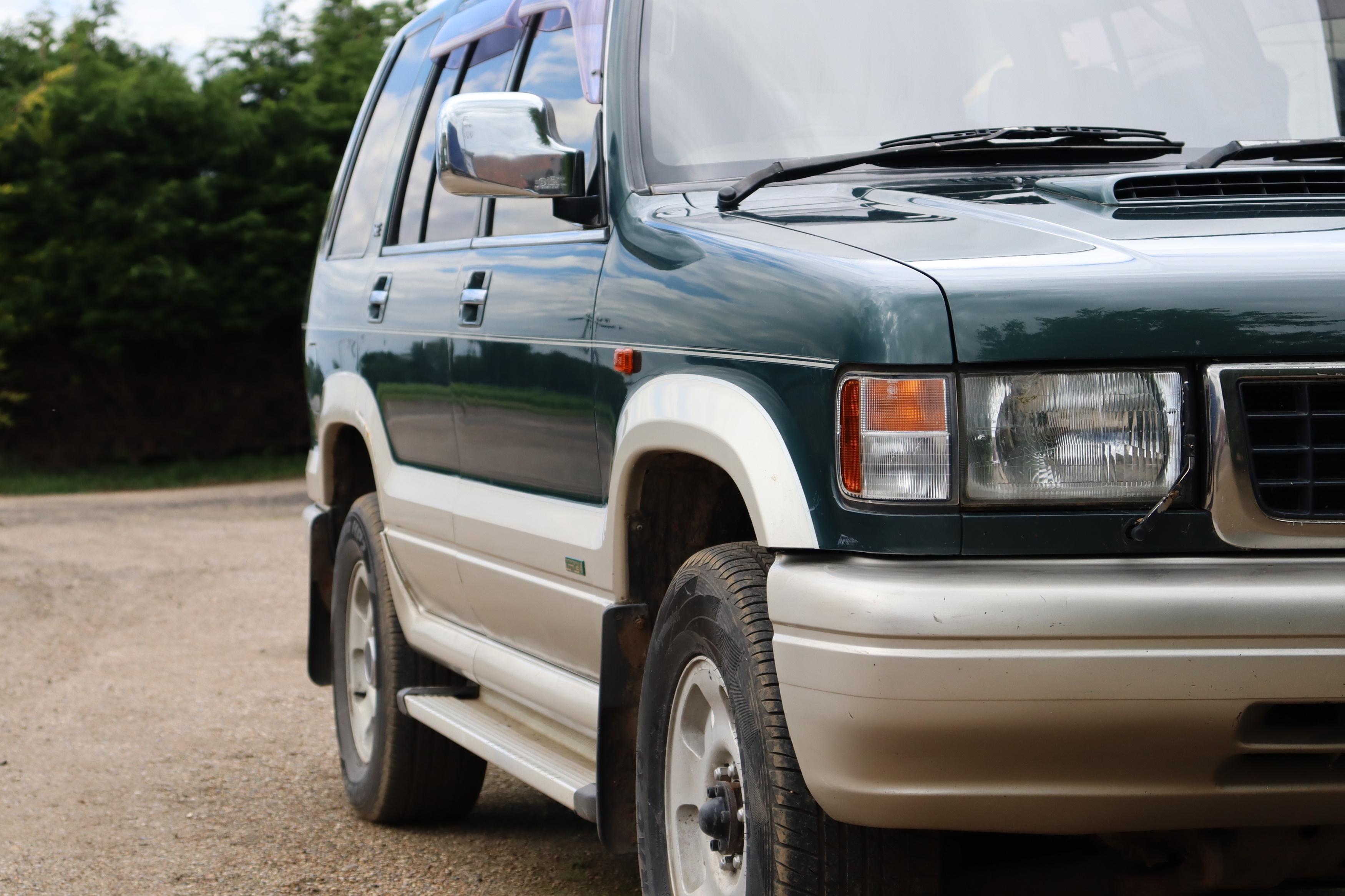 Lot 59 - 1995 Isuzu Bighorn SE 'Handling by Lotus'