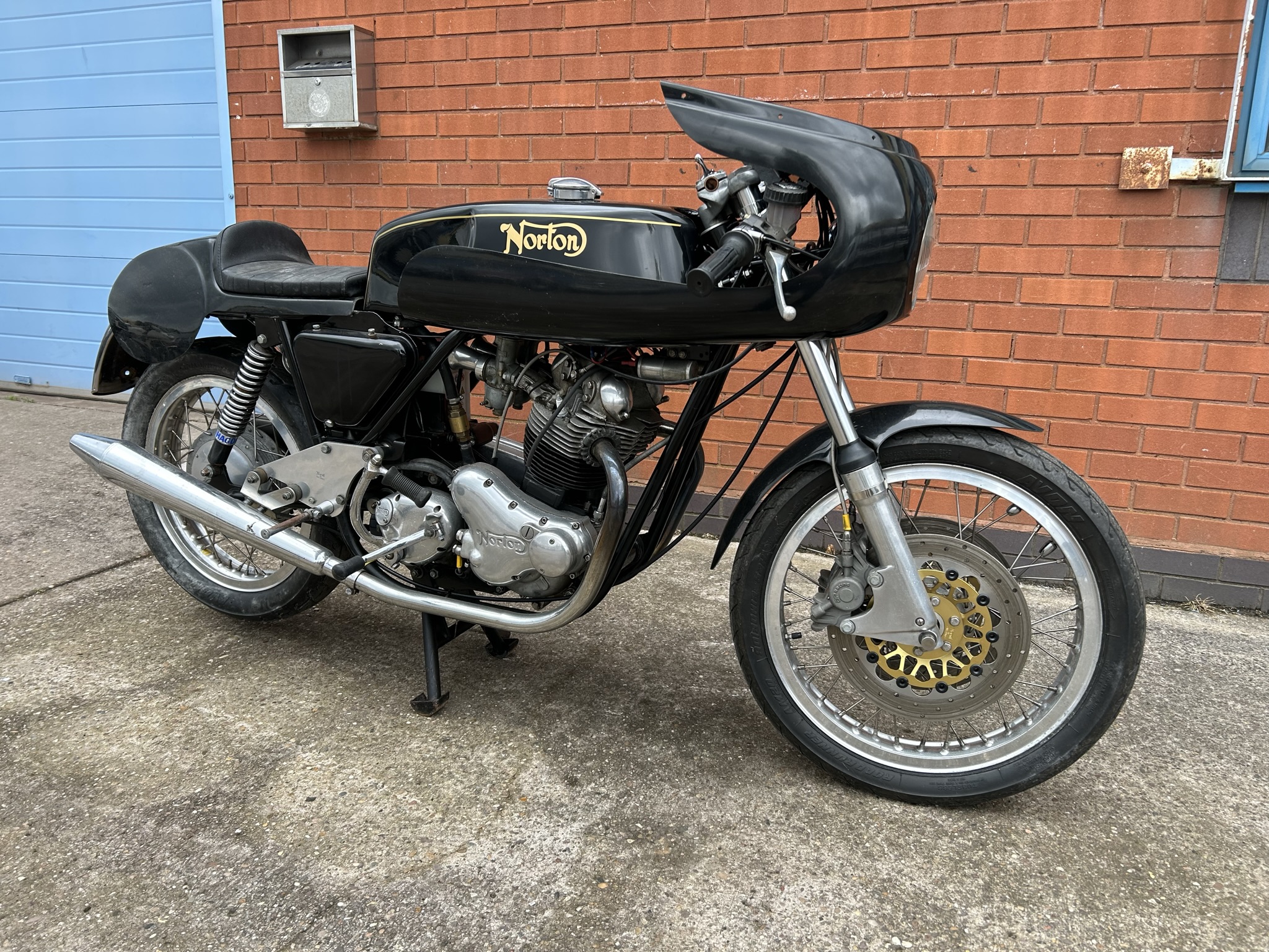 Lot 174 - 1971 Norton Norvil Commando 920