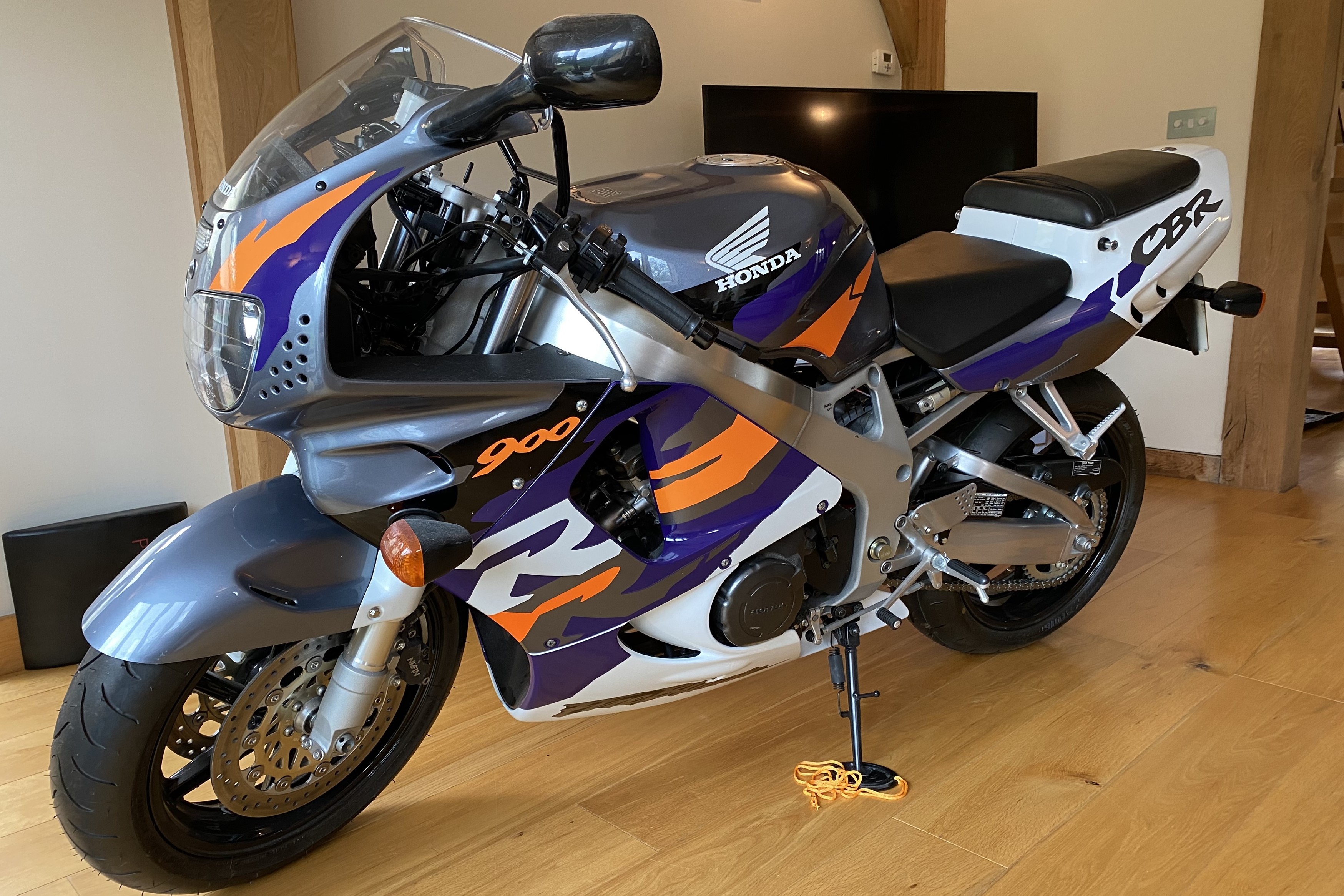 Lot 202 - 1996 Honda CBR900 RR Fireblade