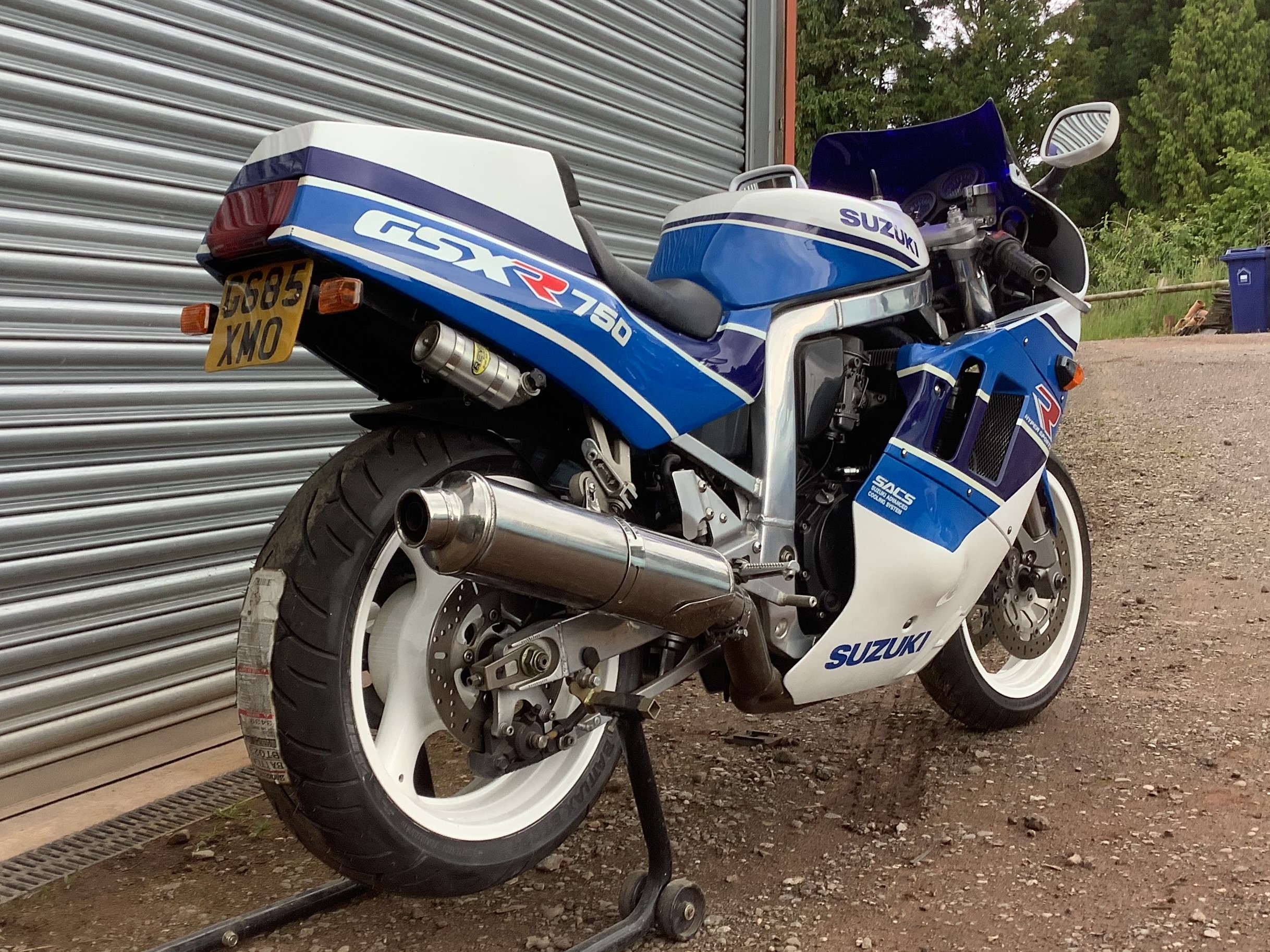 Lot 329 - 1990 Suzuki GSXr750 Slingshot