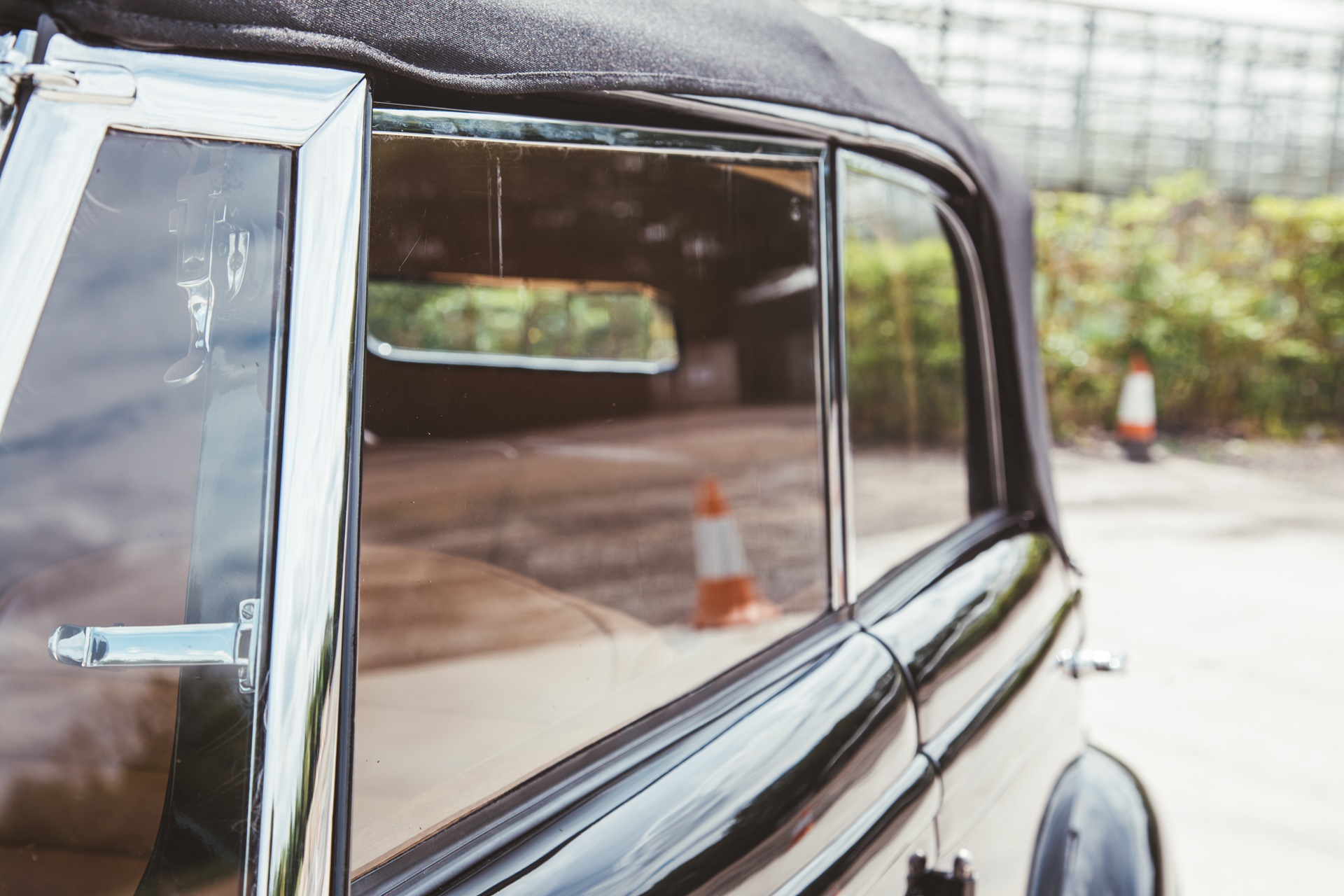 Lot 57 - 1938 Vauxhall GY 25 Wingham Cabriolet