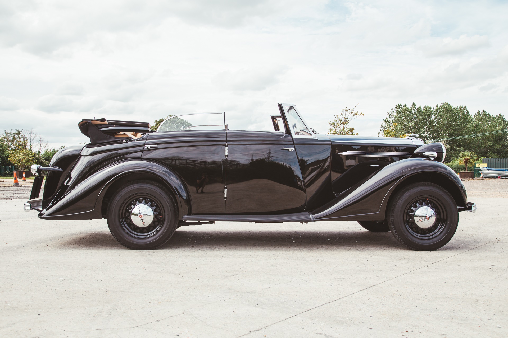Lot 57 - 1938 Vauxhall GY 25 Wingham Cabriolet