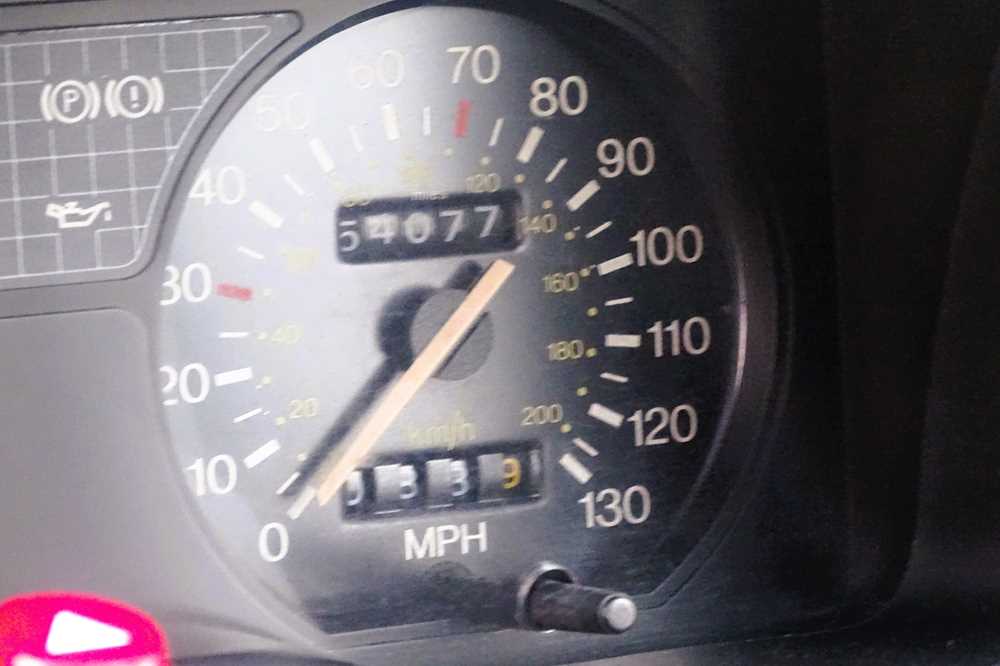 Lot 60 - 1990 Ford P100 V8 Custom