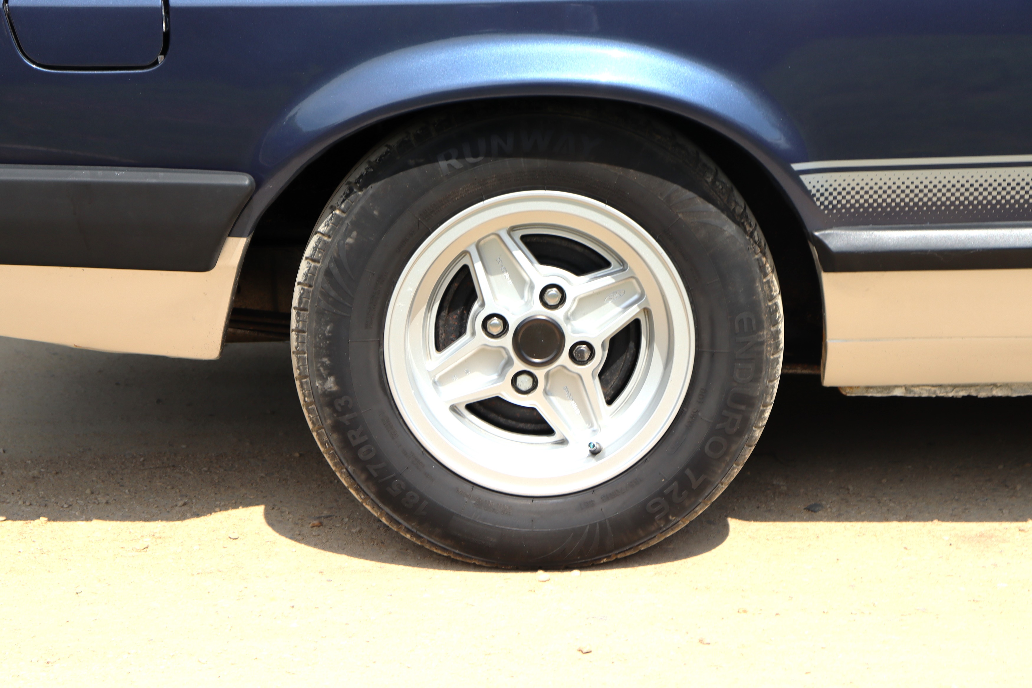 Lot 11 - 1985 Ford Capri Laser 2.0 Litre
