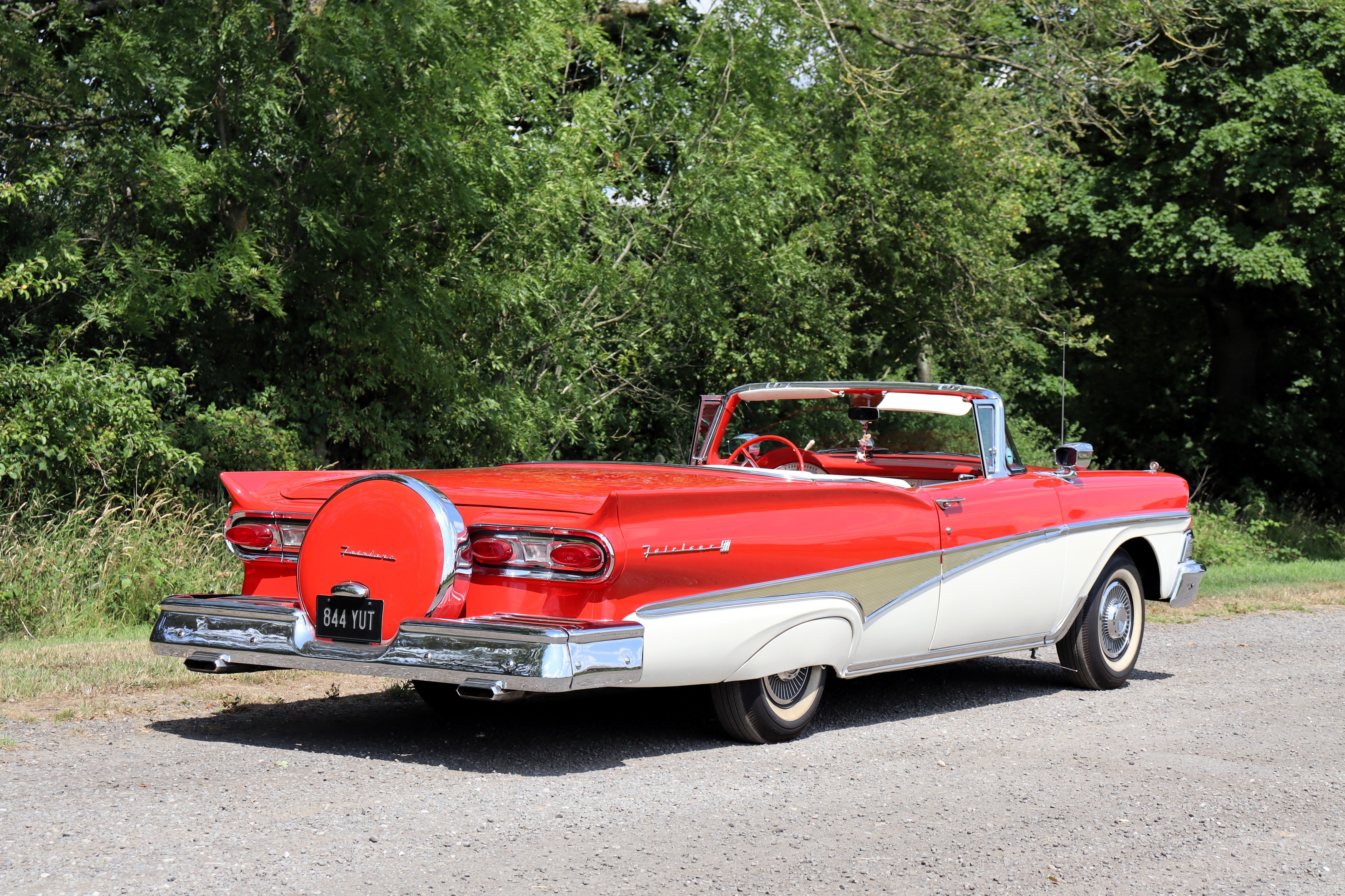 Lot 18 - 1958 Ford Fairlane 500 Skyliner Retractable