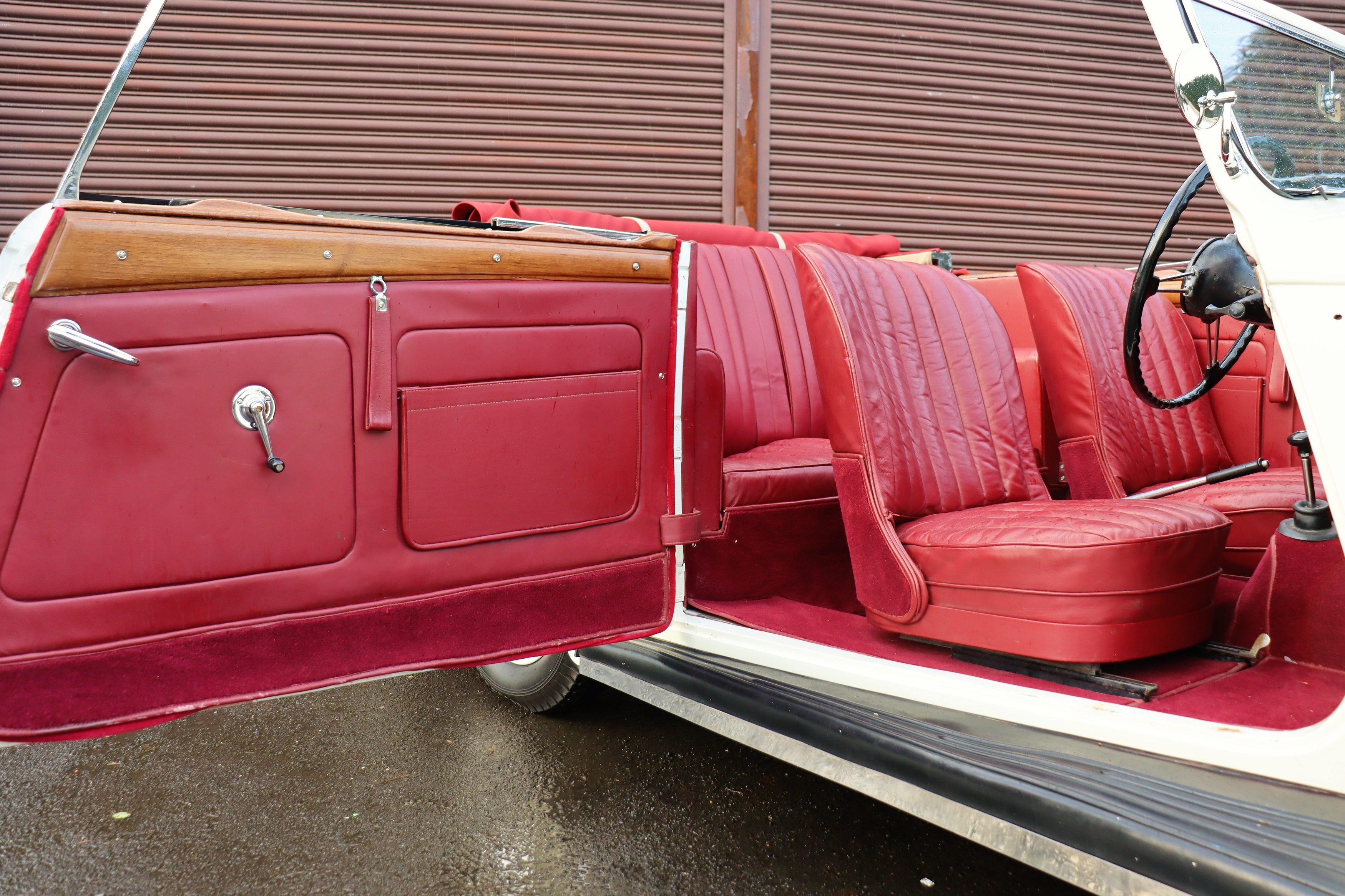 Lot 79 - 1939 Rover 14hp Tickford Three-Position