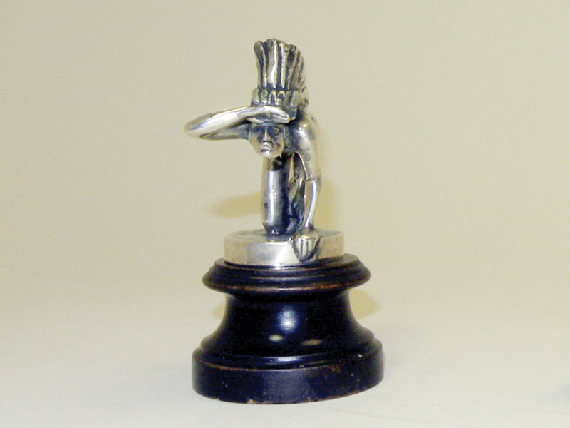 Lot 310 - Sioux Red Indian Pathfinder