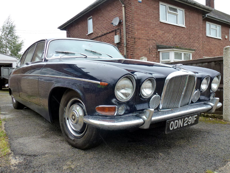 Lot 10 - 1967 Jaguar 420G