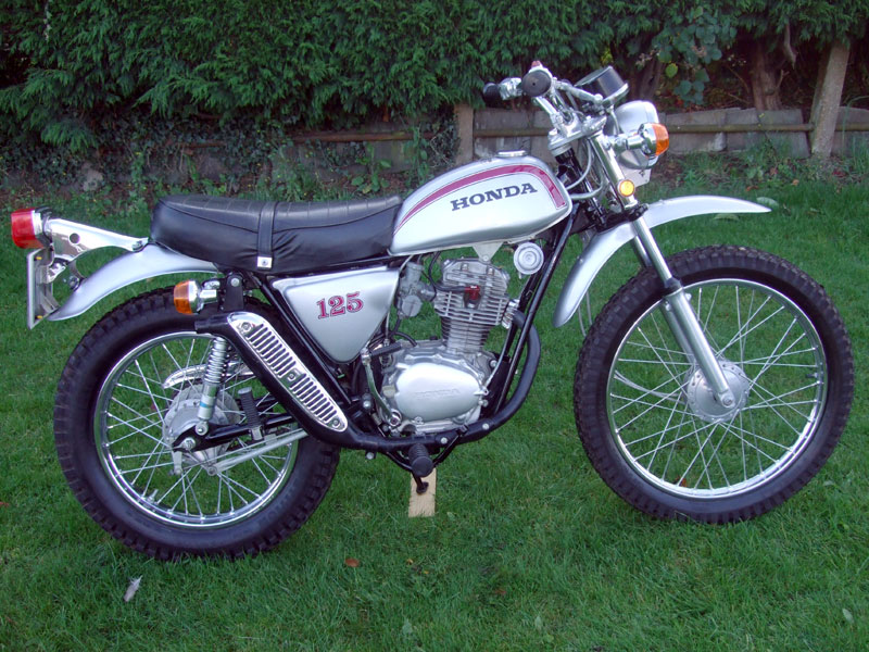 Lot 5 1975 Honda Sl125s
