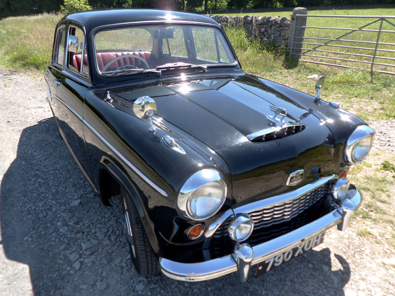 Lot 132 - 1957 Austin A55 Cambridge