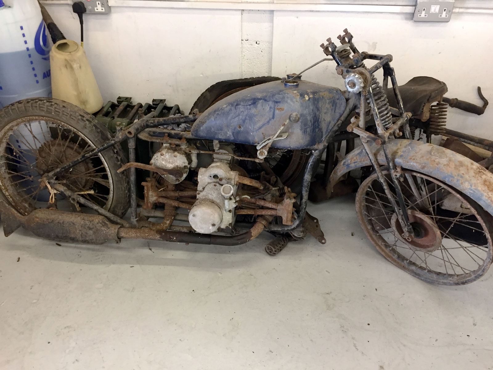 Lot 77 - 1932 Douglas Model K