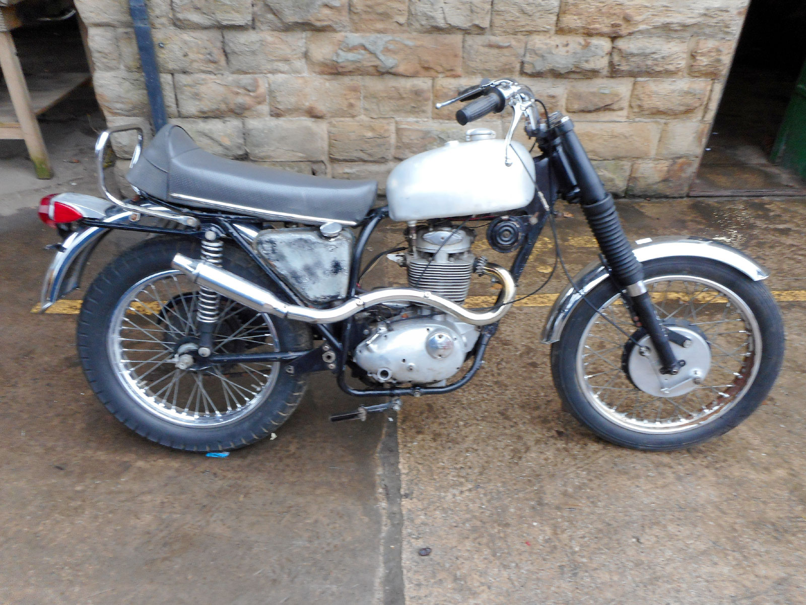 Lot 61 - 1969 BSA B44 Victor Special