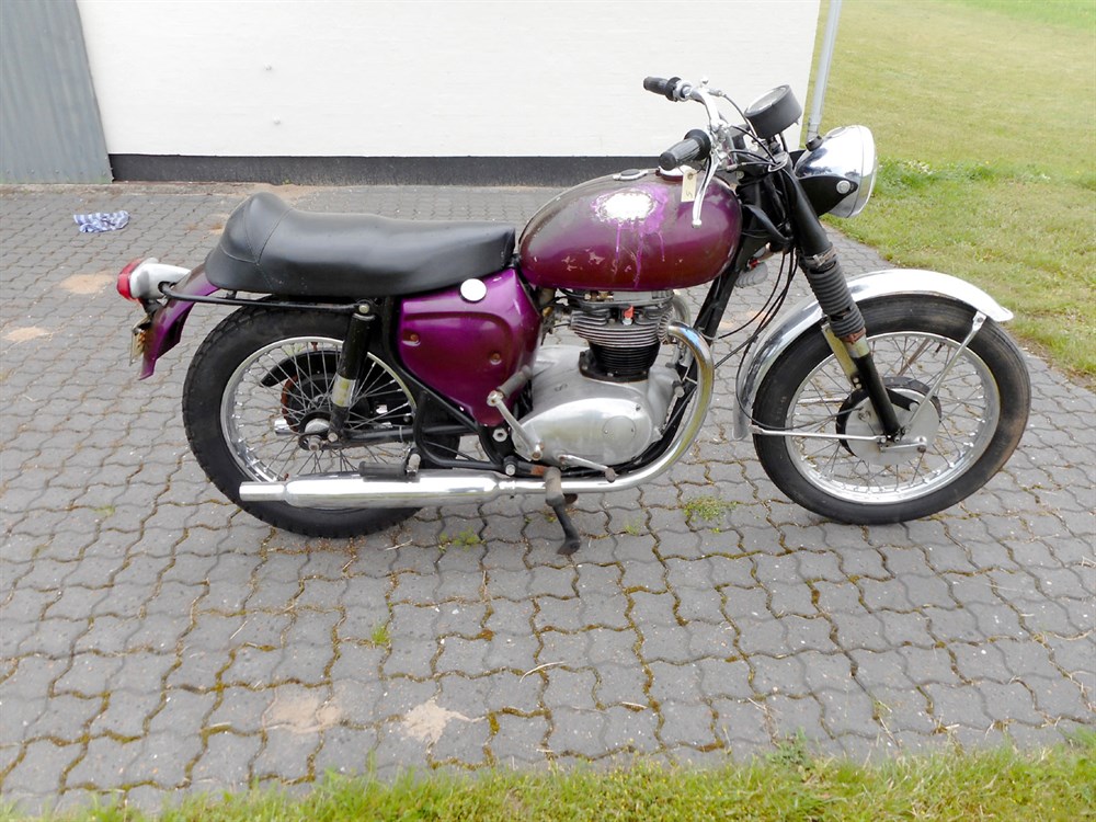 Lot 230 - 1967 BSA A65 Thunderbolt