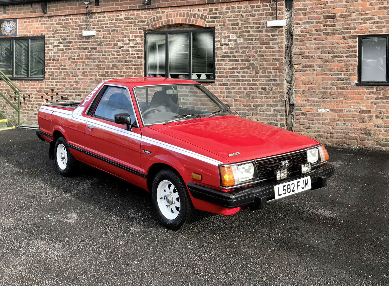 Lot 34 - 1993 Subaru 284